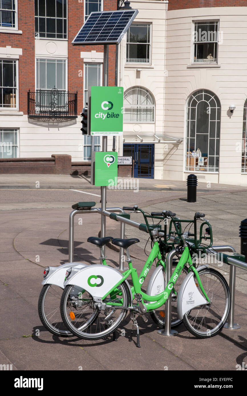 Liverpool cycle hi-res stock photography and images - Alamy