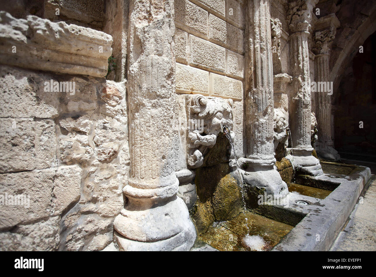 Fountain rimondi High Resolution Stock Photography and Images - Alamy