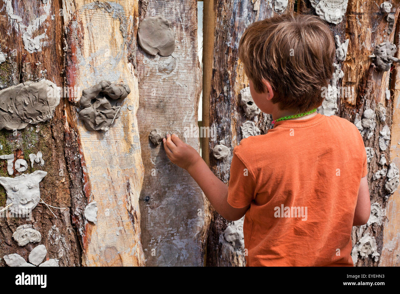 Mud graffiti wall hi-res stock photography and images - Alamy