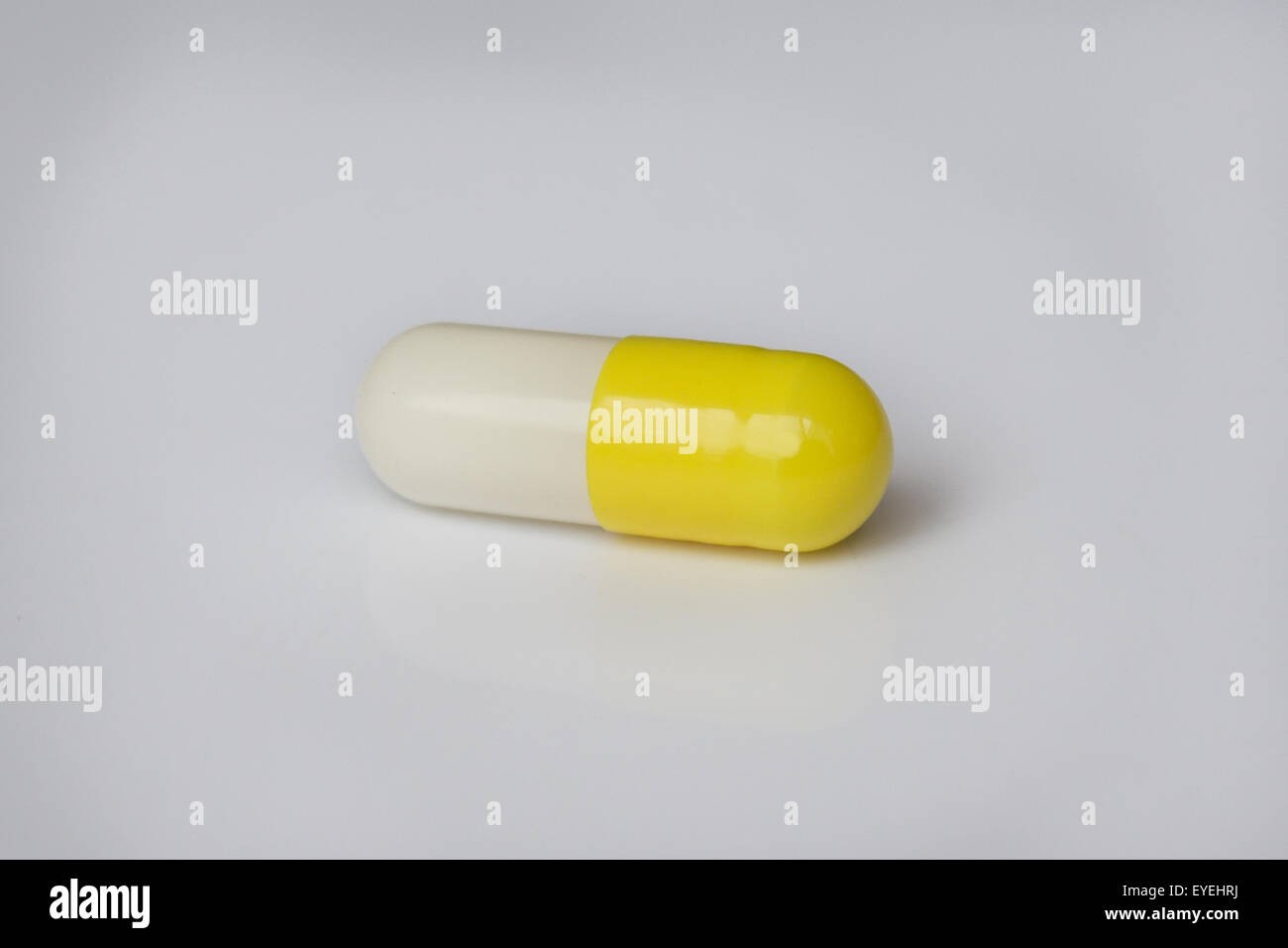 pill macro - capsule close up Stock Photo - Alamy