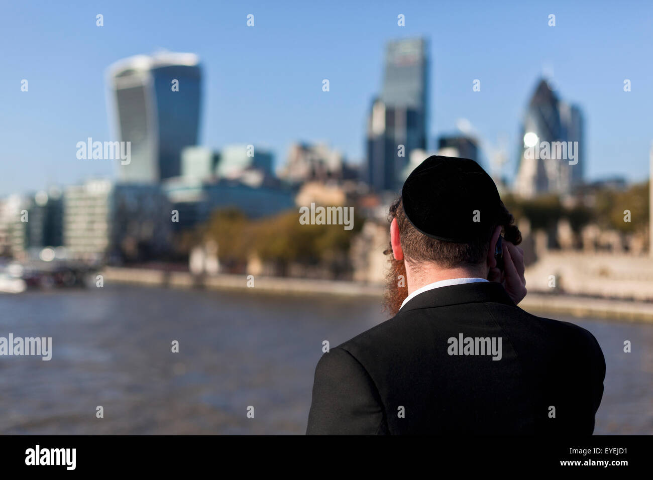 Jewish man on cell phone hi-res stock photography and images - Alamy