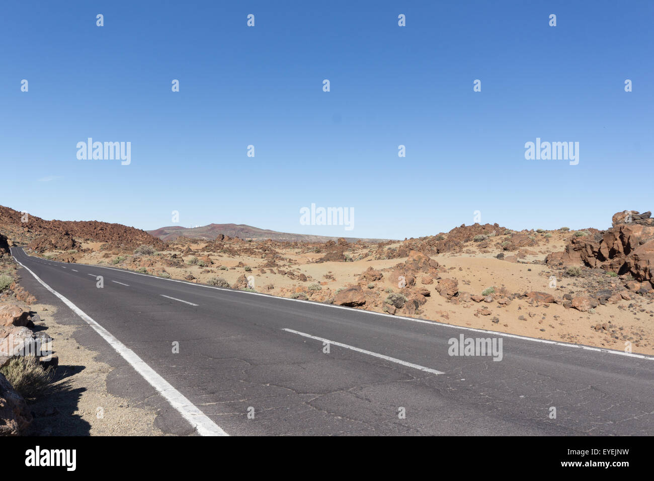 Empty highway in desert landscape Stock Photo - Alamy