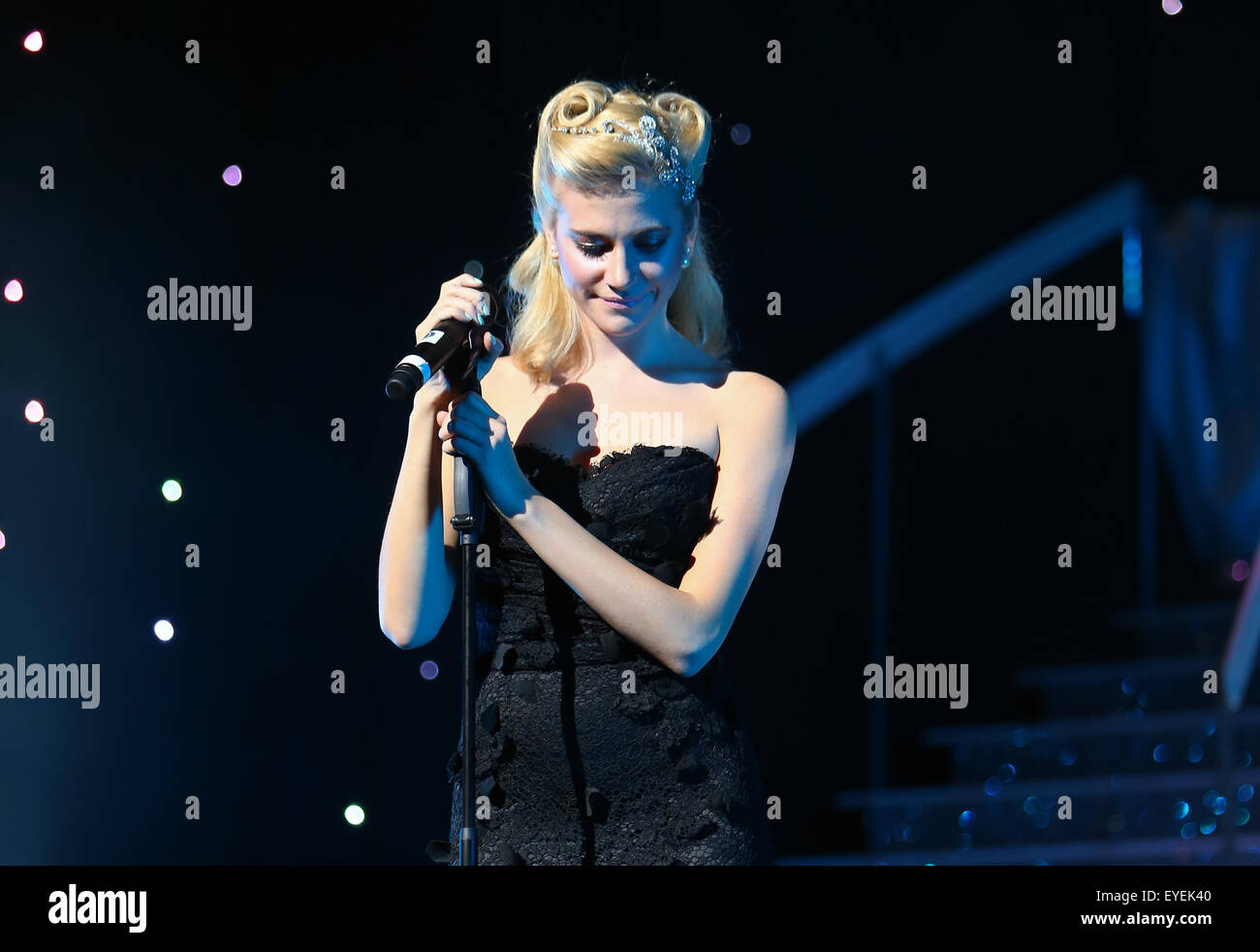 Pixie Lott, Trent Whiddon, Kristina Rihanoff and Robin Windsor attend a ...