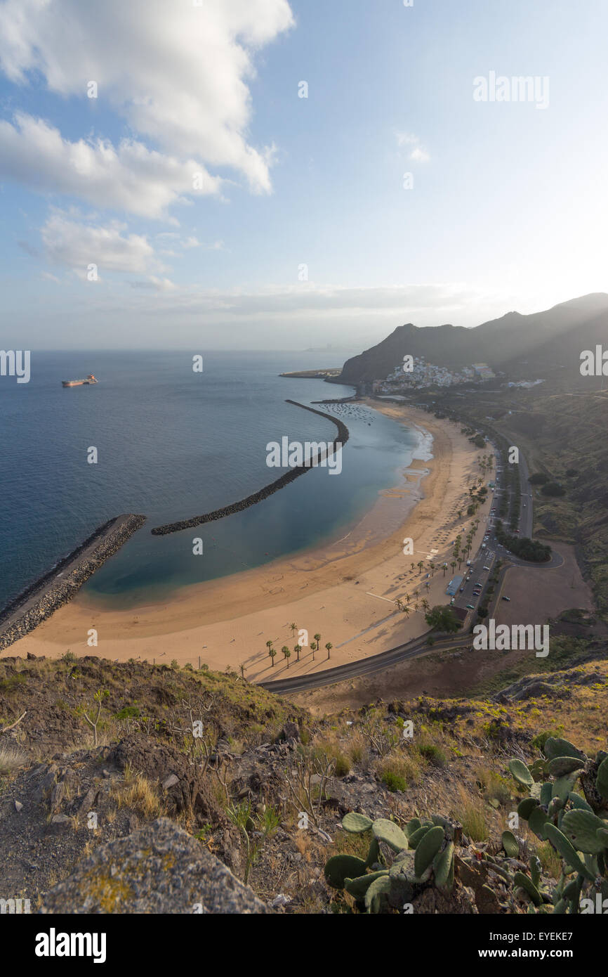 Summer sky relaxing coast beach hi-res stock photography and images - Alamy