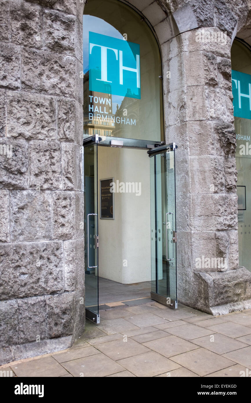 Birmingham town hall hi-res stock photography and images - Alamy