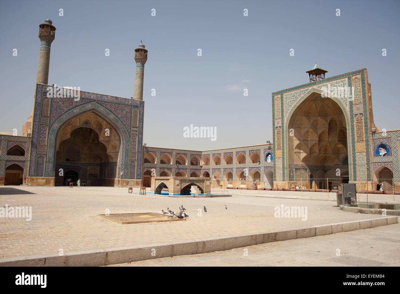 Isfahan friday mosque courtyard hi-res stock photography and images - Alamy
