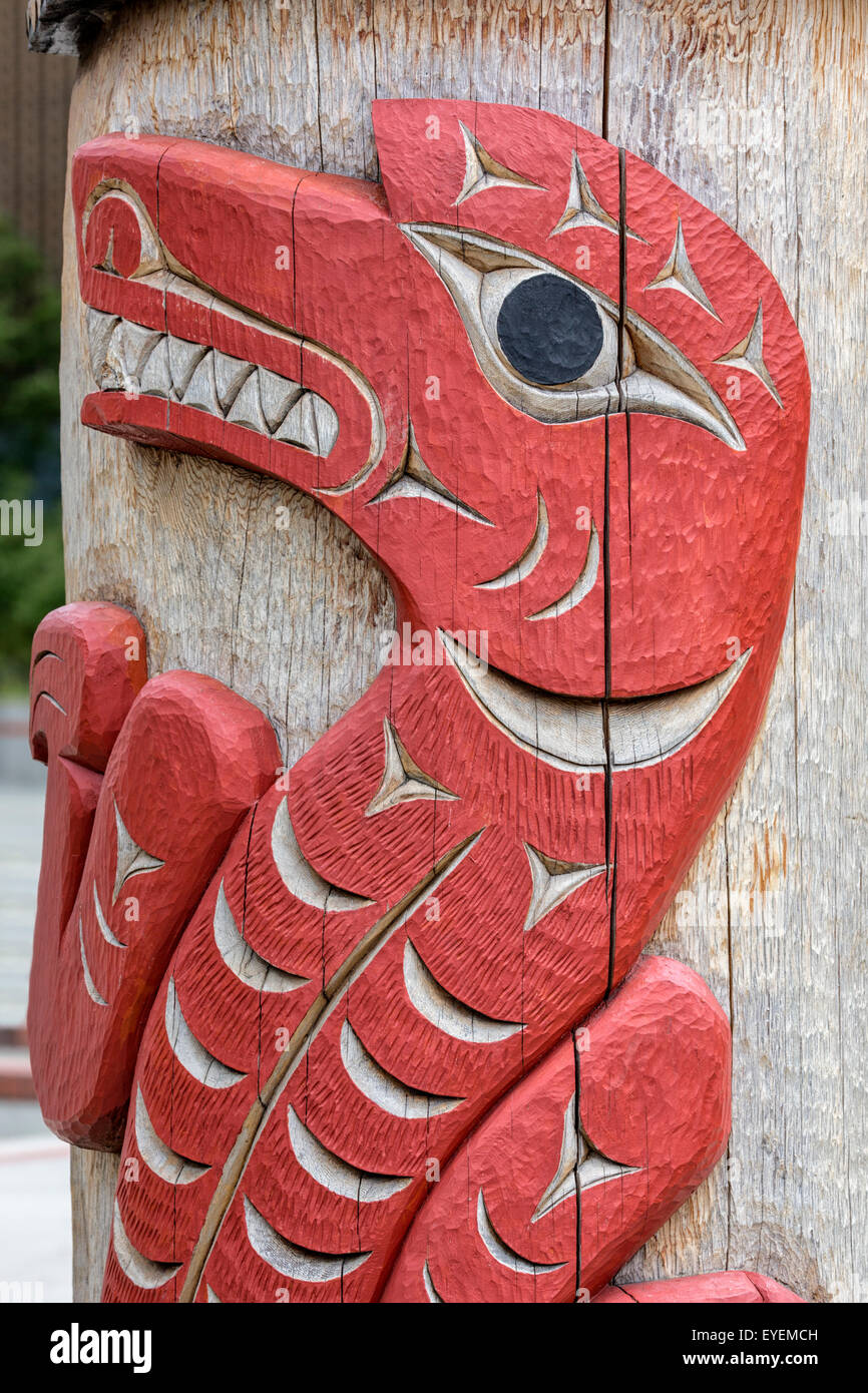 Aboriginal art carving hi-res stock photography and images - Alamy