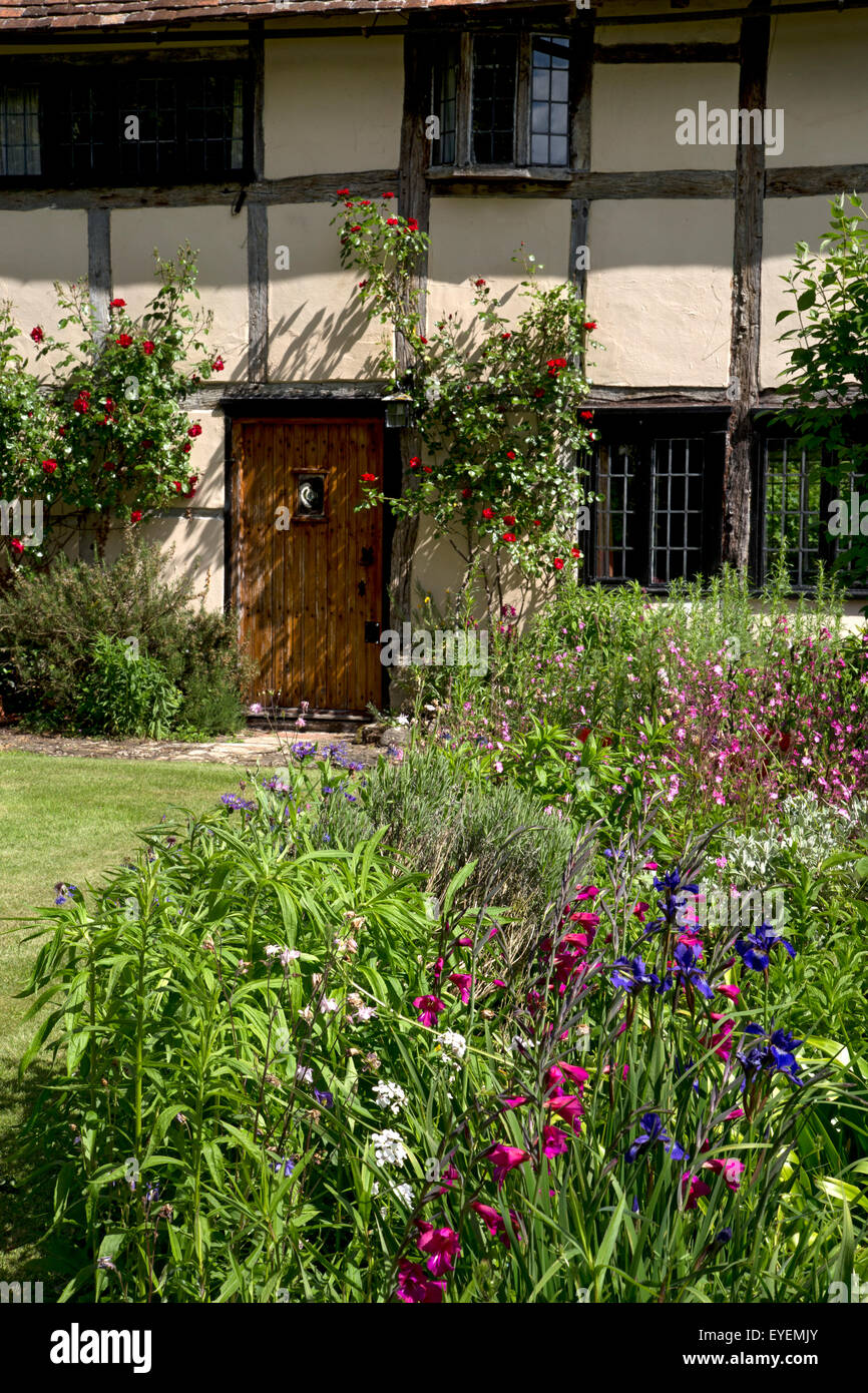 English manor house hi-res stock photography and images - Alamy