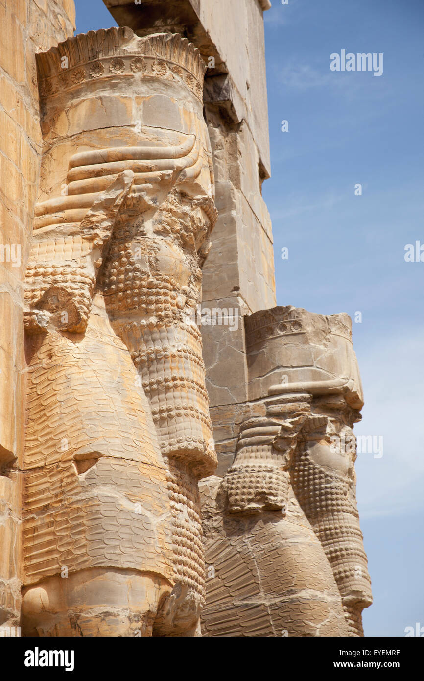 Stone statue bull persepolis persepolis hi-res stock photography and ...