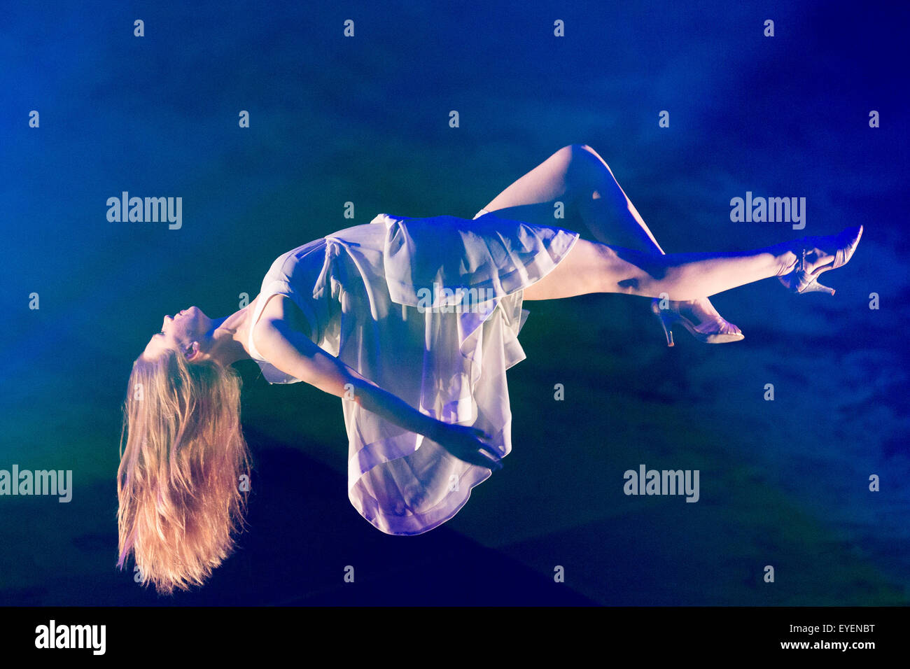 Magic show levitation hi-res stock photography and images - Alamy