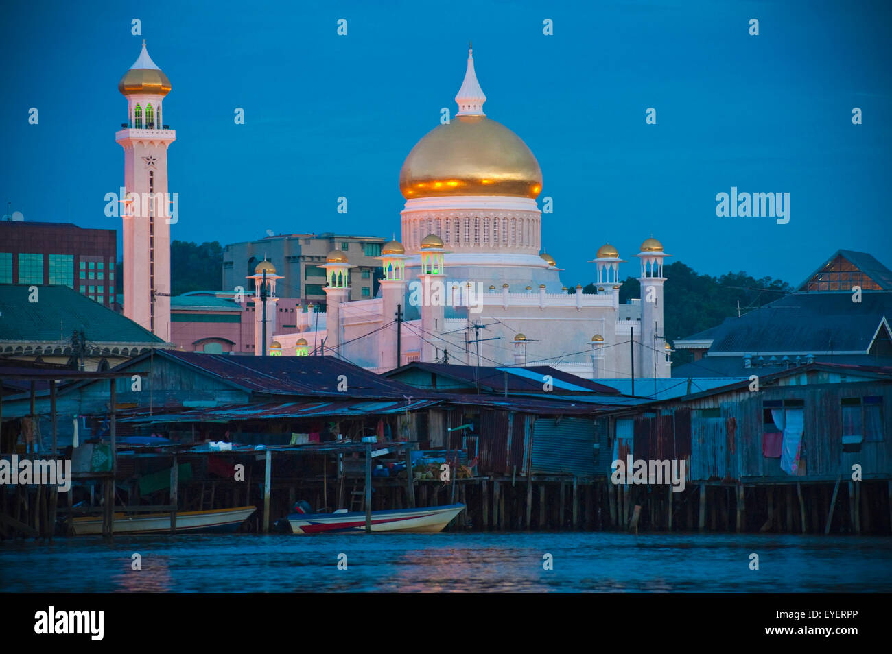 Sultan Omar Ali Saifuddien Mosque; Bandar Seri Begawan, Brunei Stock ...