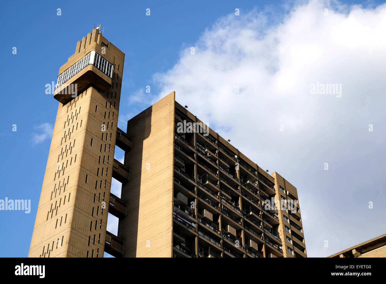Trellick tower hi-res stock photography and images - Alamy