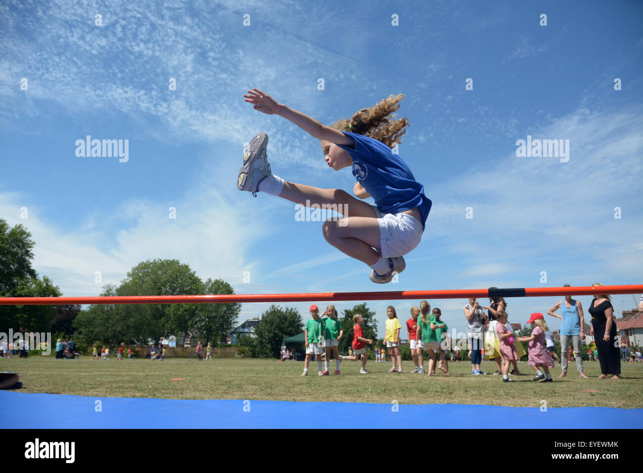 Primary school sports day girls hi-res stock photography and images - Alamy