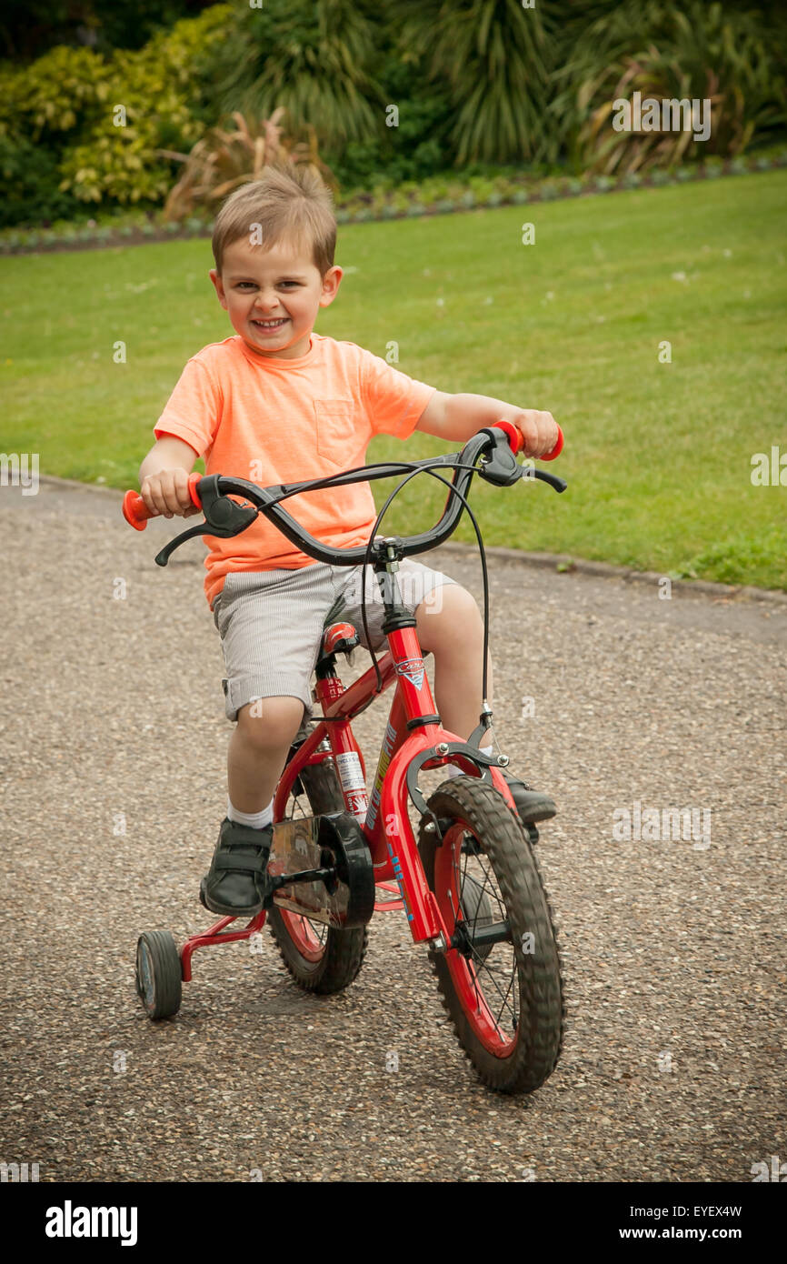 Bicycle competition sport holding speed motion cycling hi-res stock ...