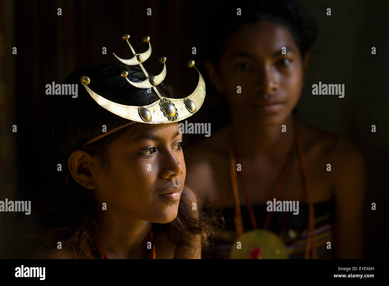 Girl with a traditional Timorese headband; Timor-Leste Stock Photo - Alamy
