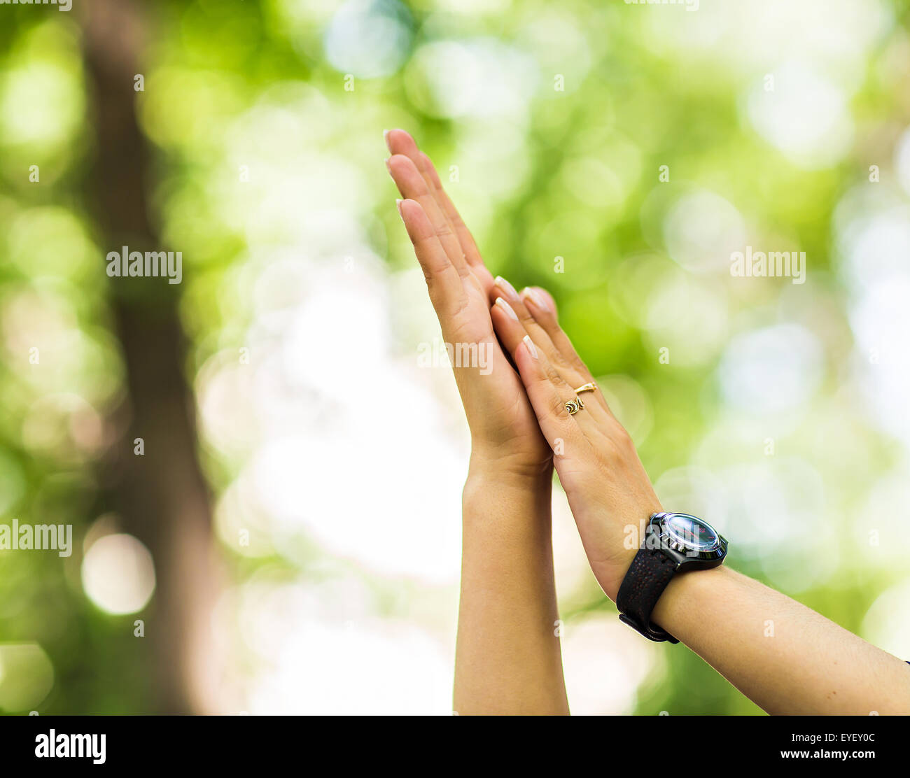 Clapping hands cutout hi-res stock photography and images - Alamy