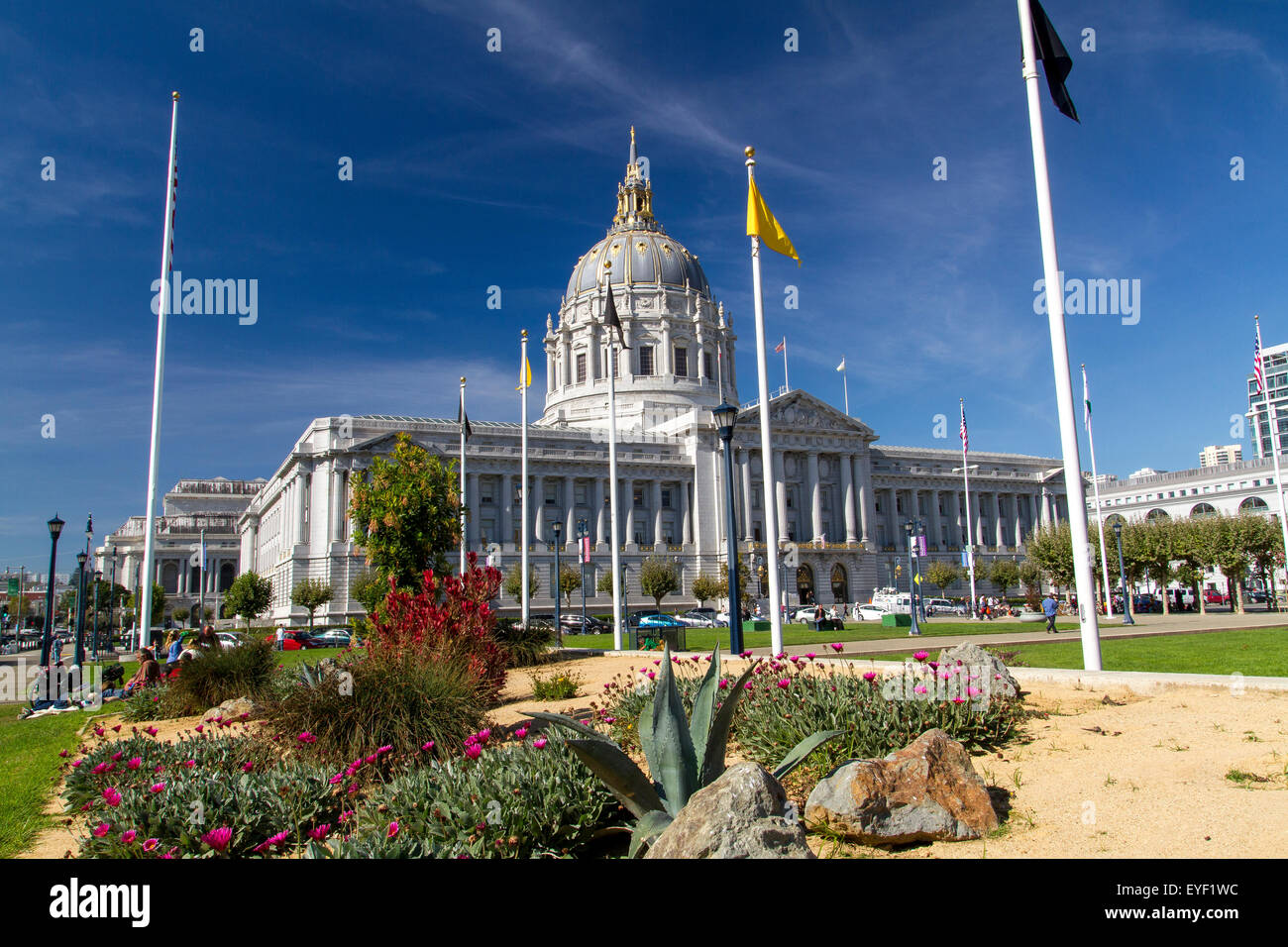 San Francisco City Hall ,with it's ornate rotunda and attractive ...