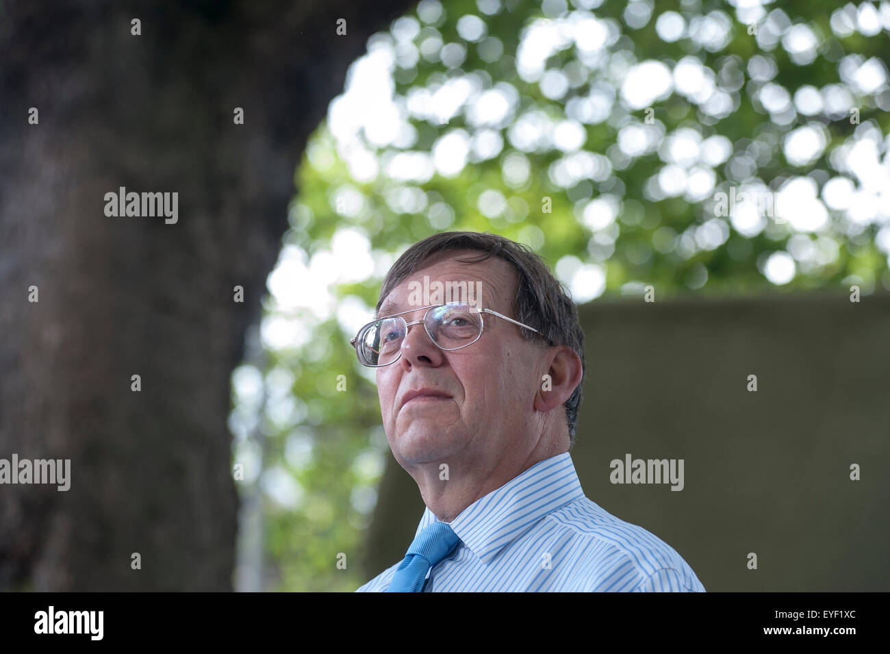 Professor discussion hi-res stock photography and images - Alamy