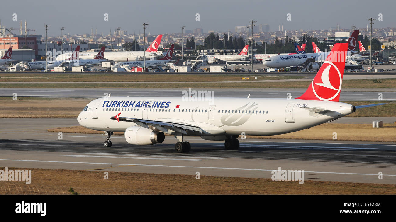 ISTANBUL, TURKEY - JULY 09, 2015: Turkish Airlines Airbus A321-231 (CN ...