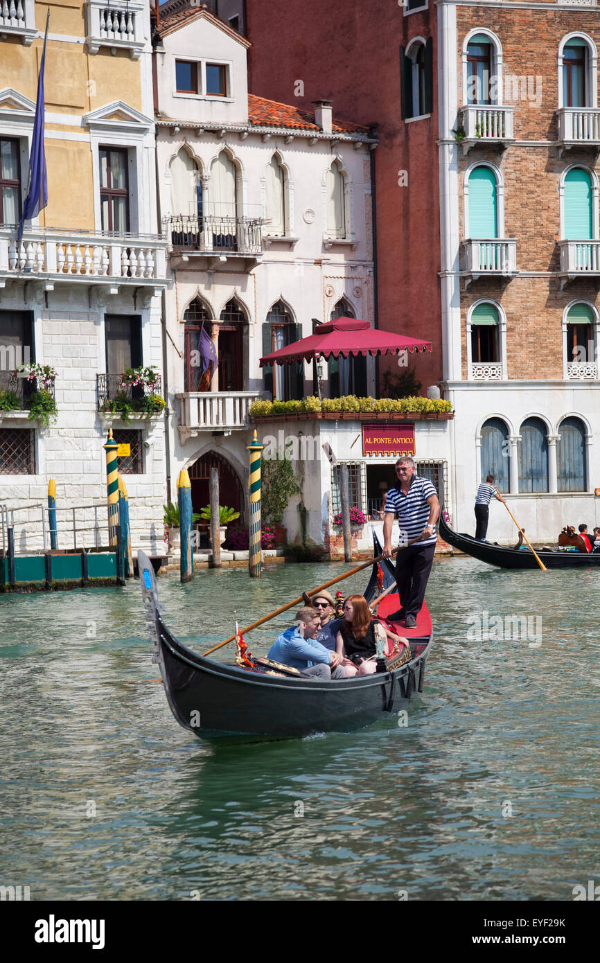 Man rowing gondola on canal hi-res stock photography and images - Alamy