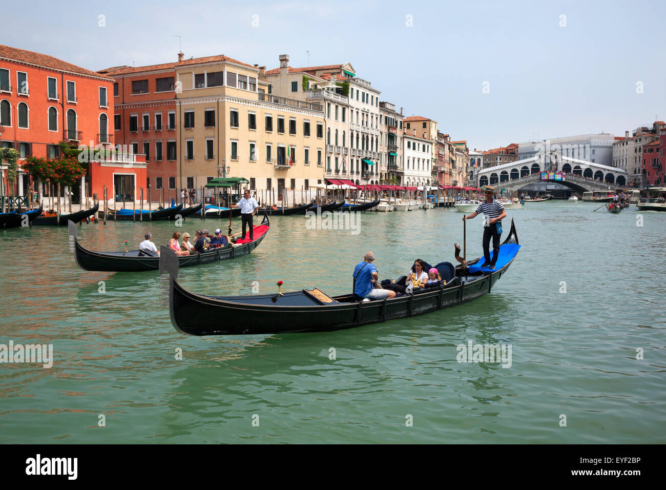 Venice gondolier pink gondola hi-res stock photography and images - Alamy