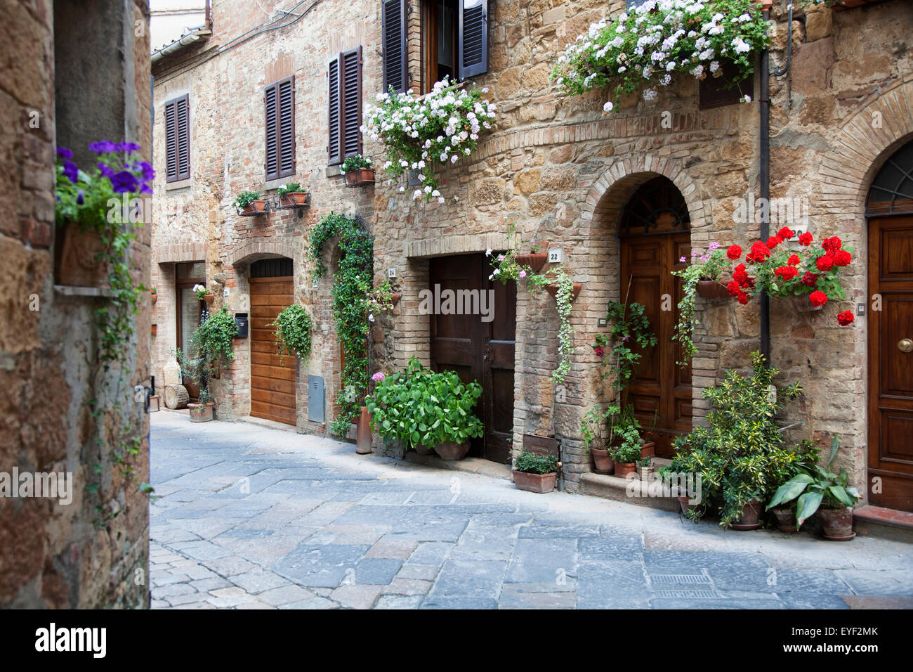 Decorating of buildings hi-res stock photography and images - Alamy