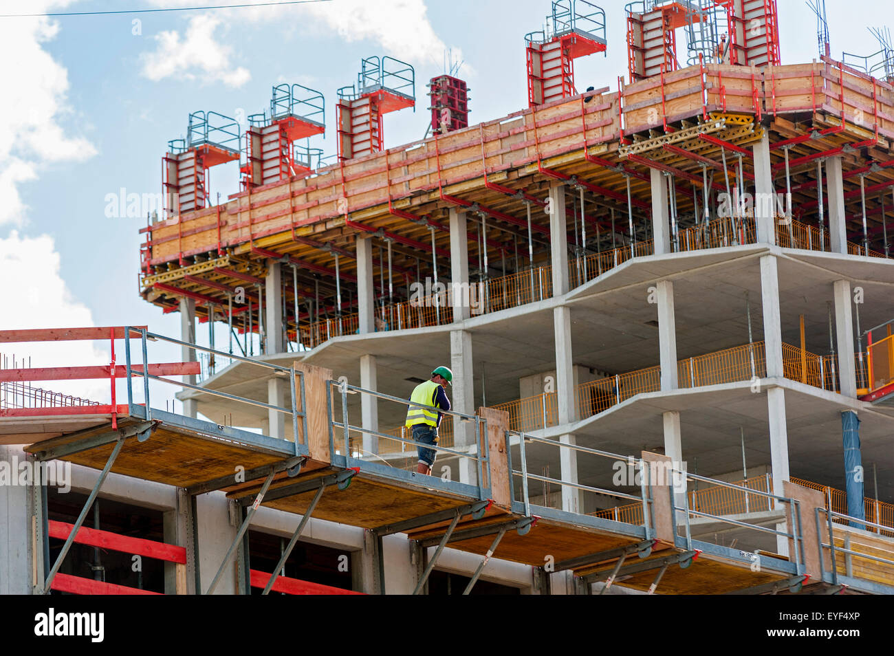 Concrete Framing - Building Site with builder Stock Photo - Alamy
