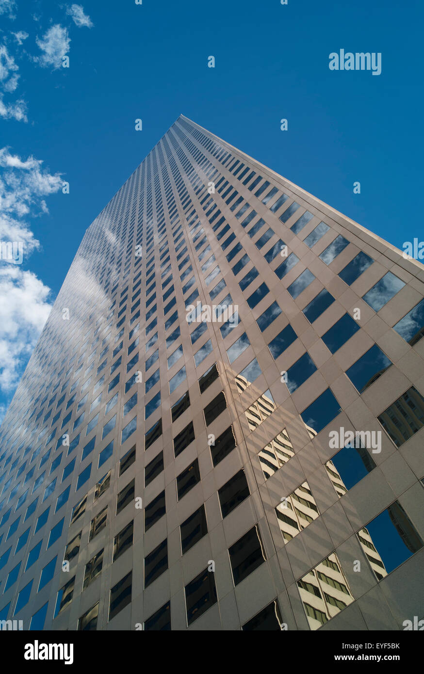 Skyscraper building denver colorado hi-res stock photography and images ...