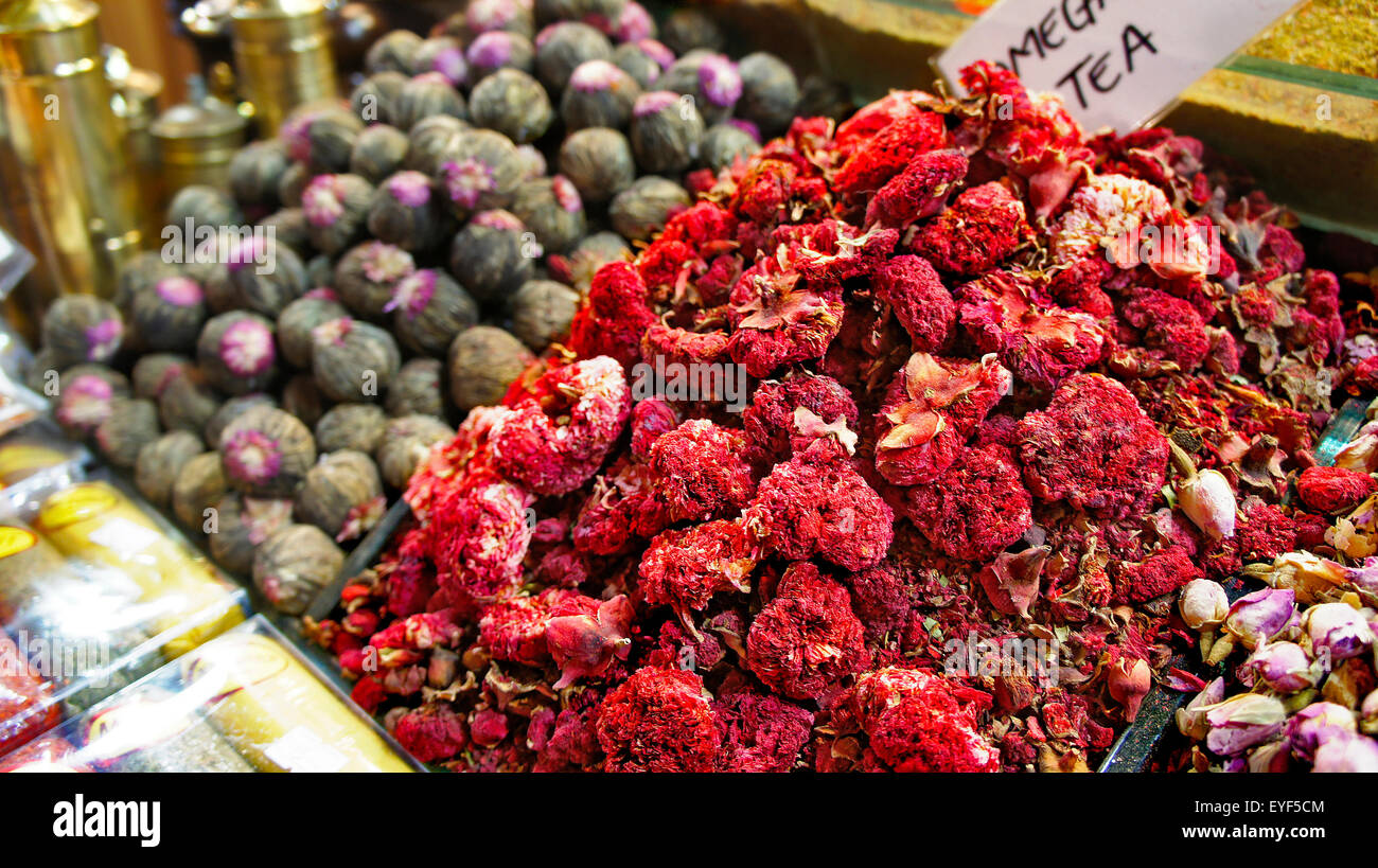 Dried fruits in Spice Bazaar, Istanbul, Turkey Stock Photo - Alamy