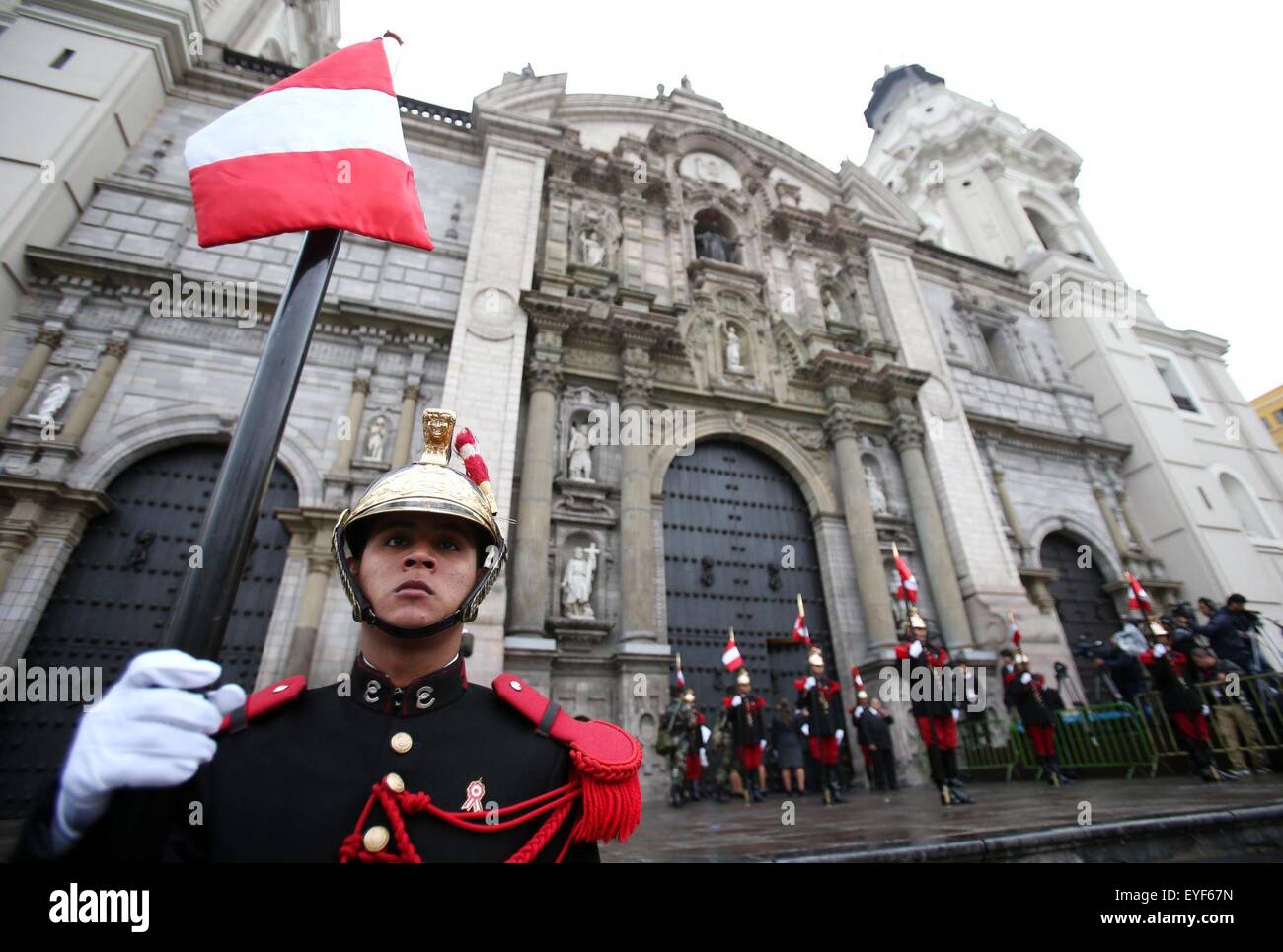 Lima, Peru. 28th July, 2015. Military men participate in the beginning ...