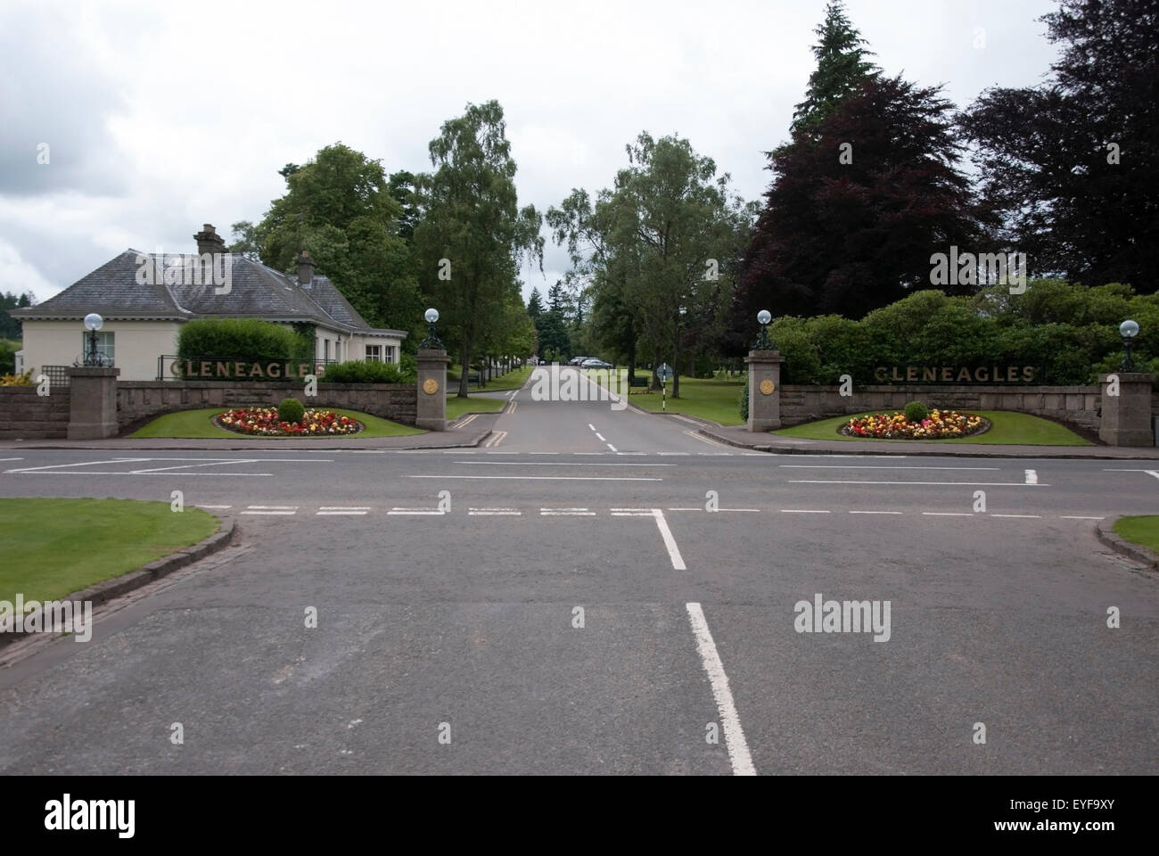 Driveway to the hotel hi-res stock photography and images - Alamy