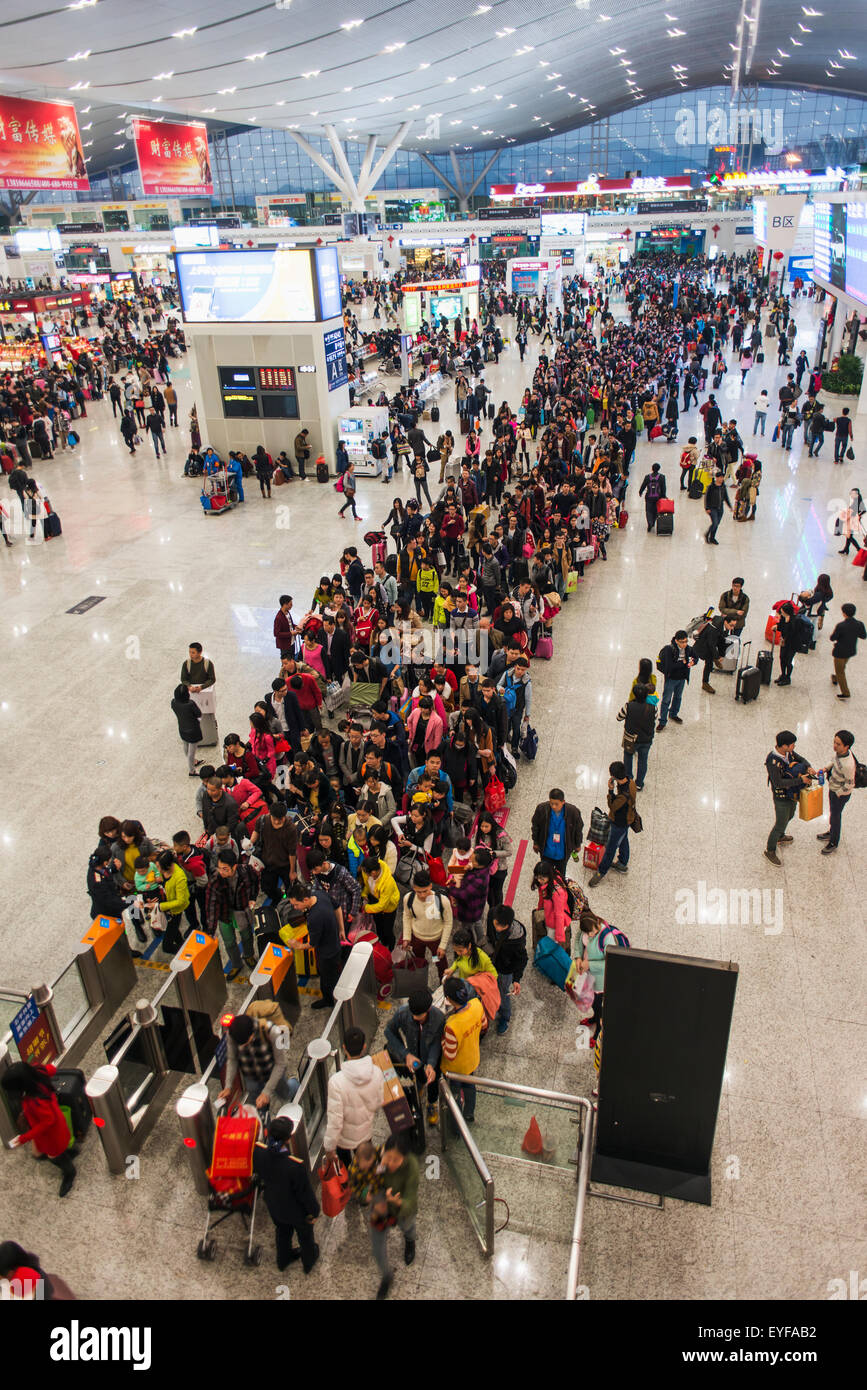Length of a queue hi-res stock photography and images - Alamy