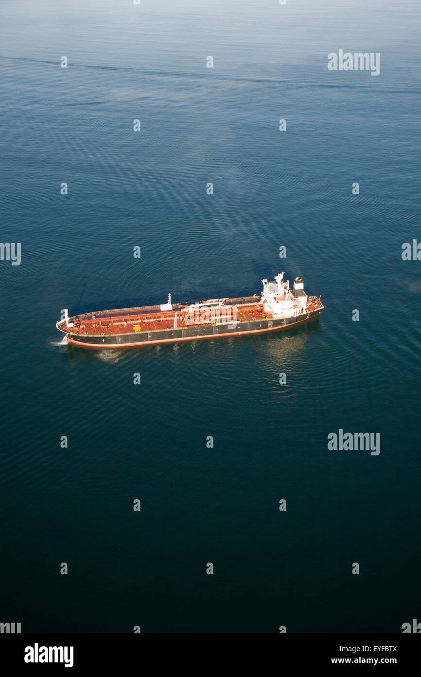 oil tanker at sea aerial Stock Photo - Alamy