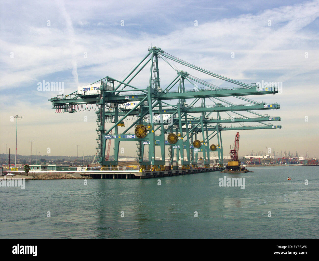 Port cranes cargo ship hi-res stock photography and images - Alamy