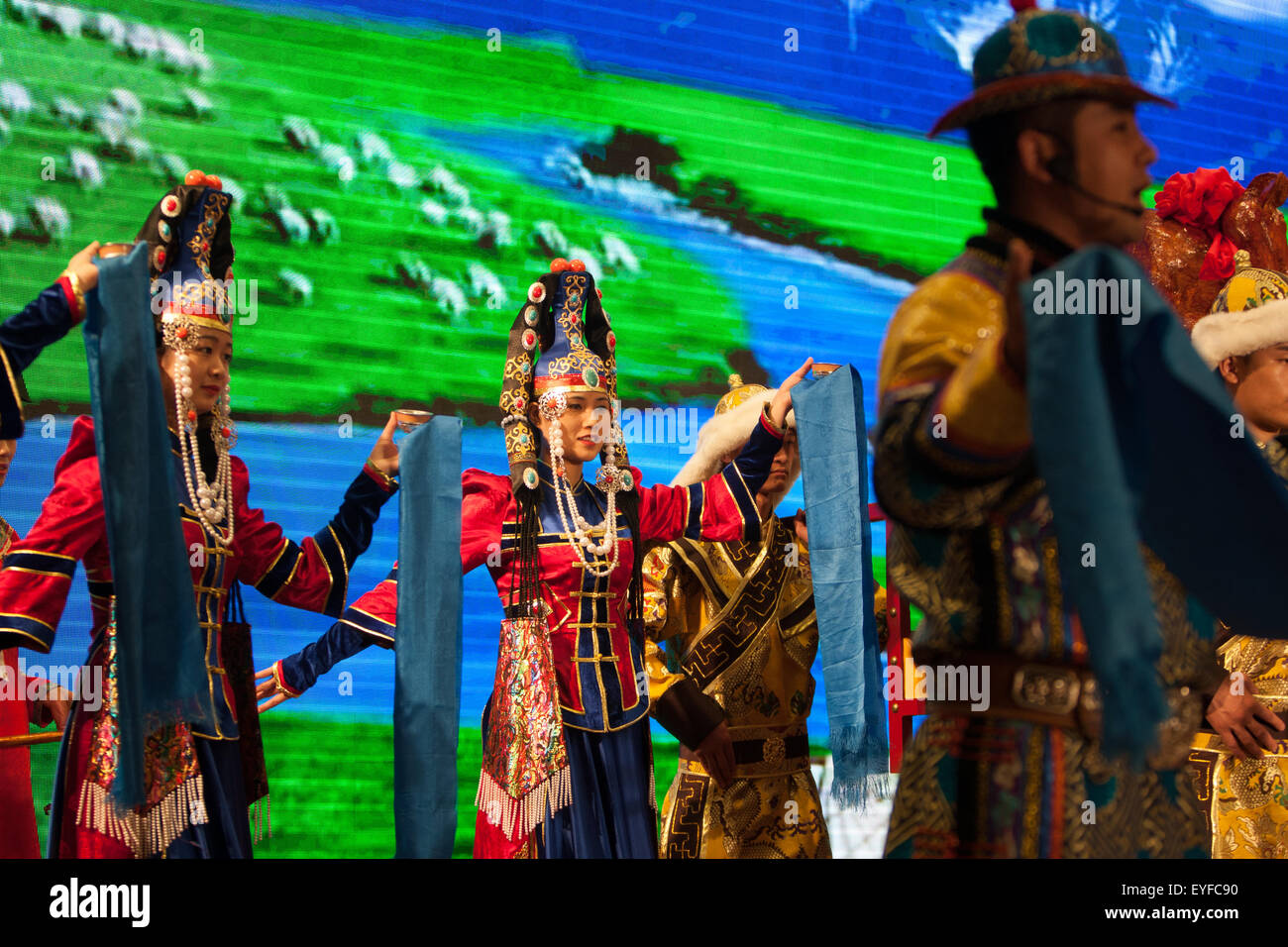 Royal (Imperial) Food Museum and restaurant, with dancers and ...