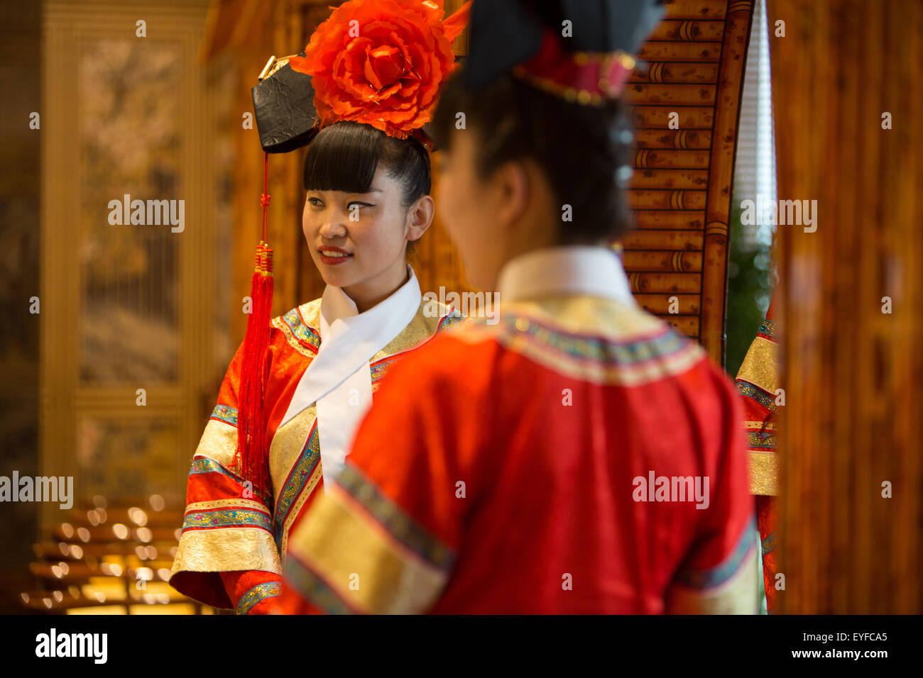 Royal (Imperial) Food Museum and restaurant, with dancers and ...