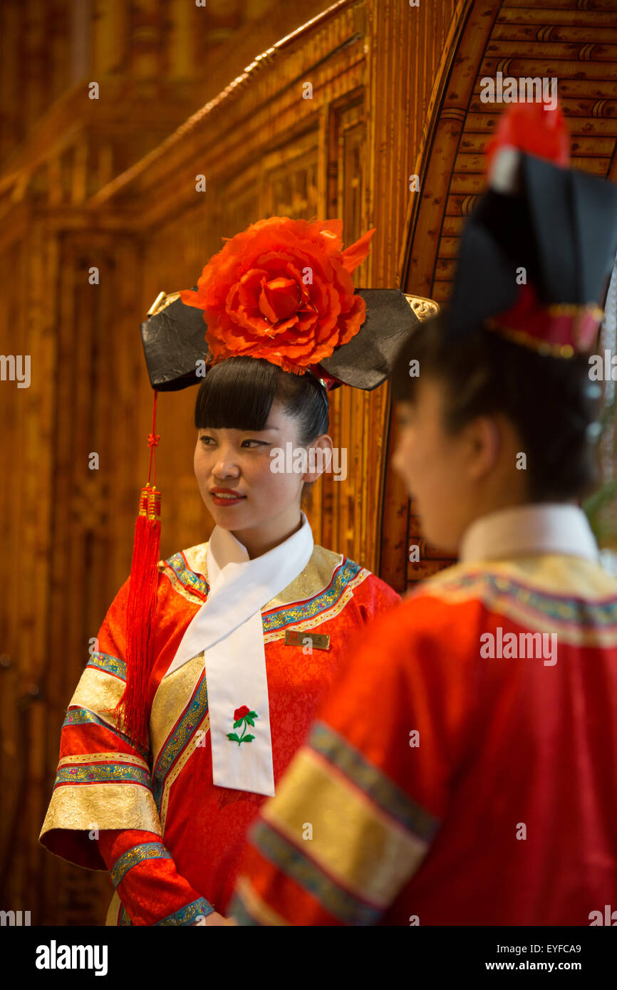 Royal (Imperial) Food Museum and restaurant, with dancers and ...