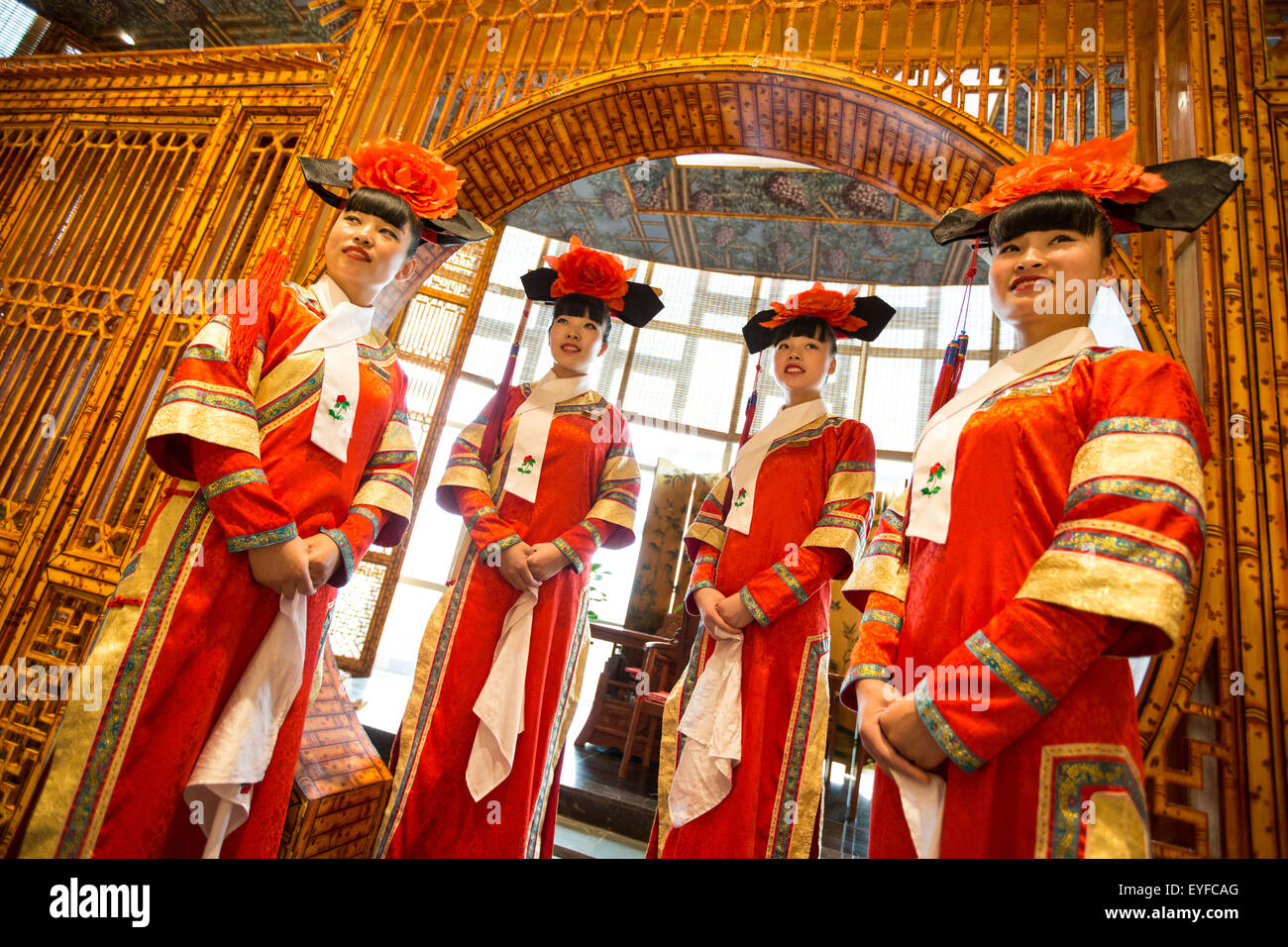 Royal (Imperial) Food Museum and restaurant, with dancers and ...