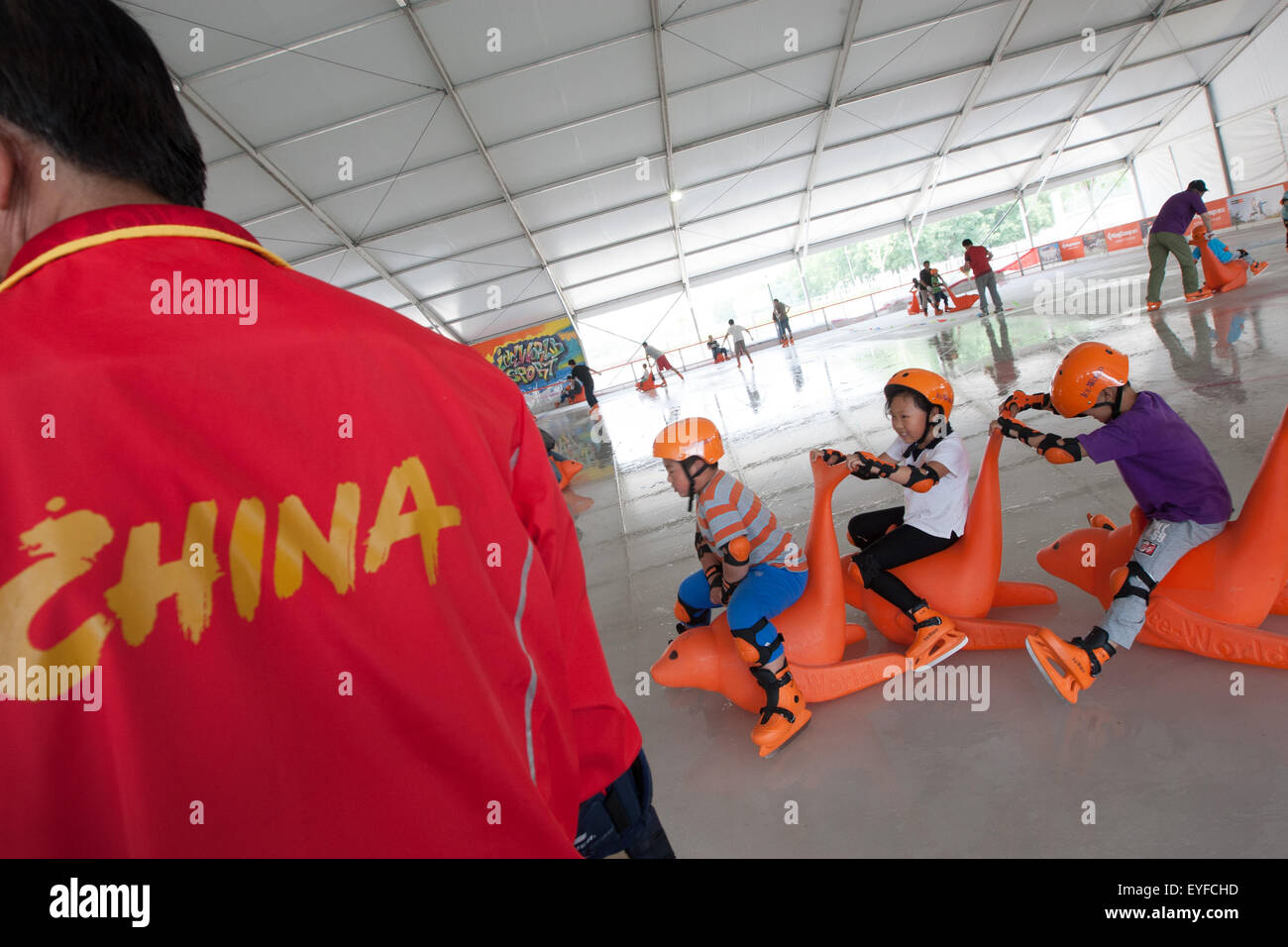 China ice skating hi-res stock photography and images - Alamy