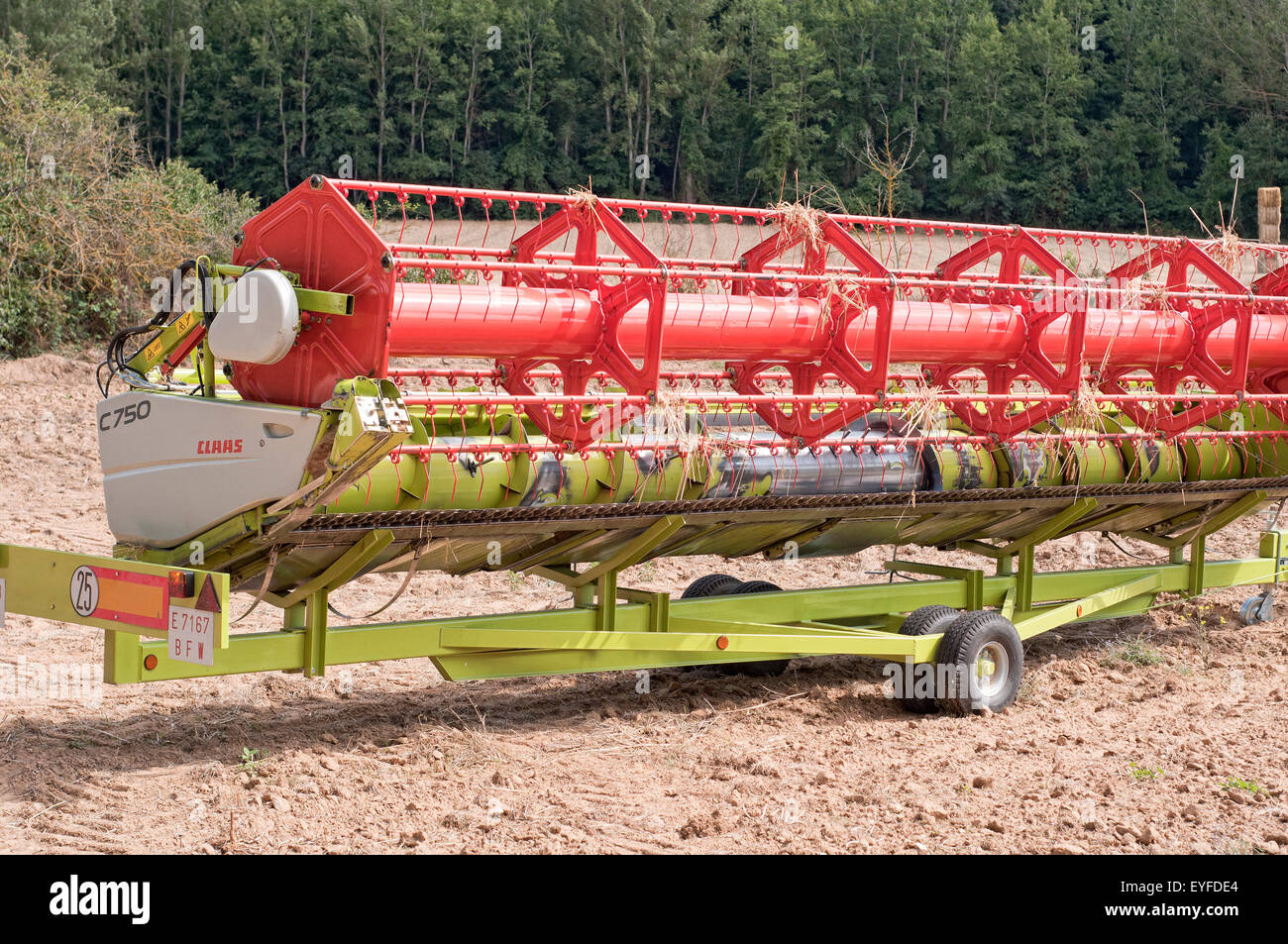 Red combine harvester hi-res stock photography and images - Alamy