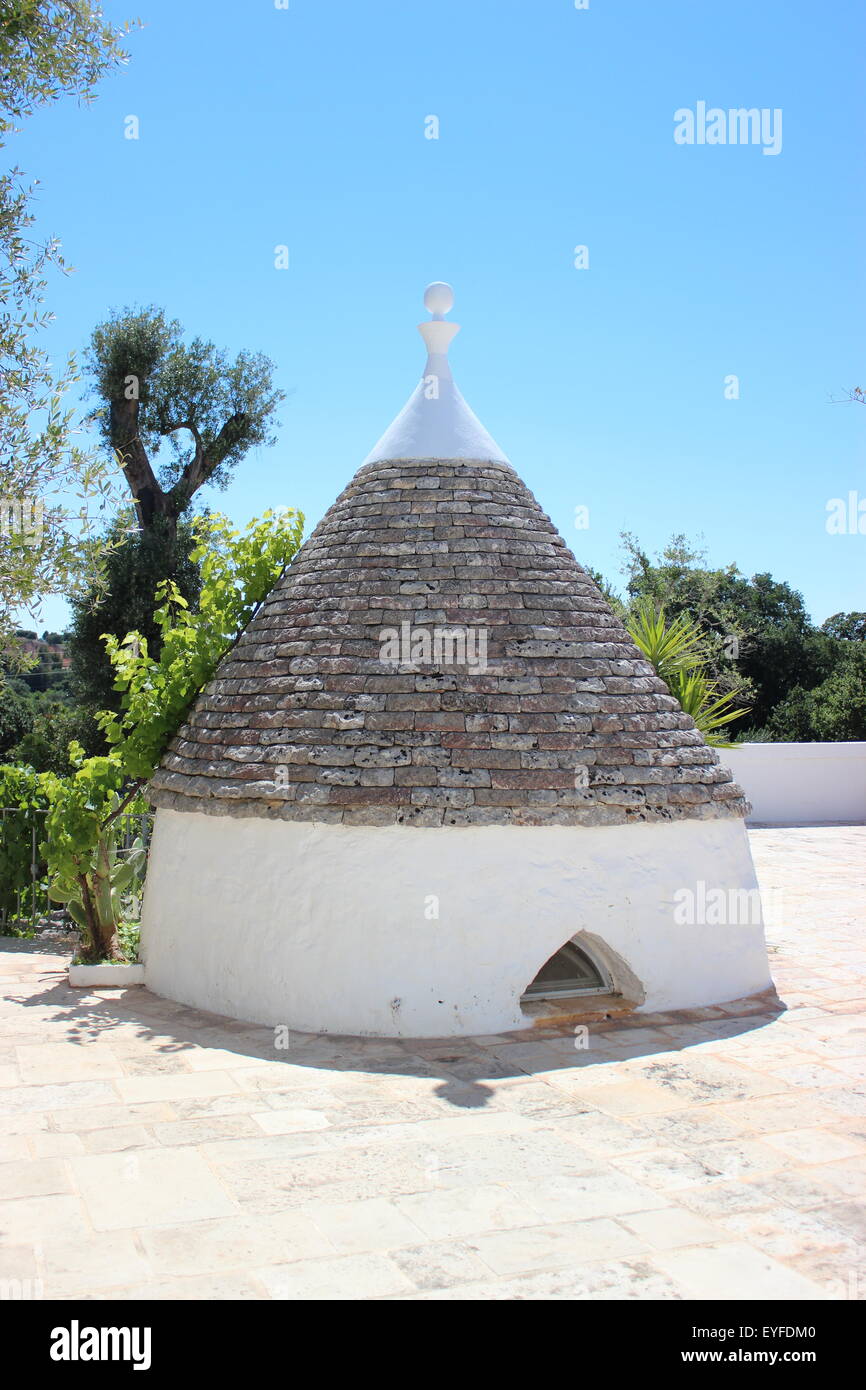 Trulli farm building at Trisole Olive Farm Stock Photo - Alamy