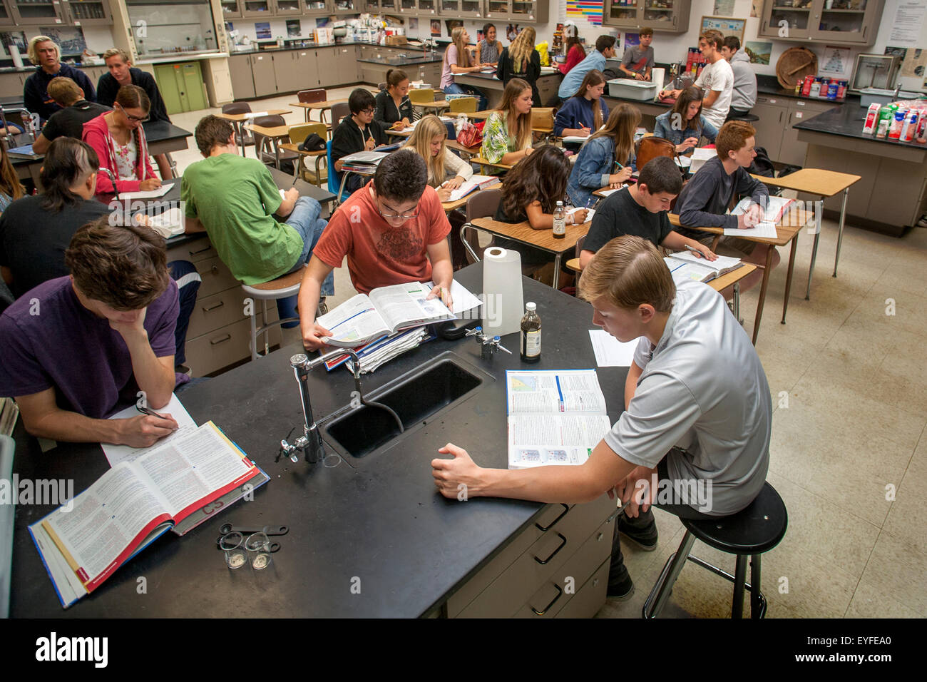 School facilities hi-res stock photography and images - Alamy