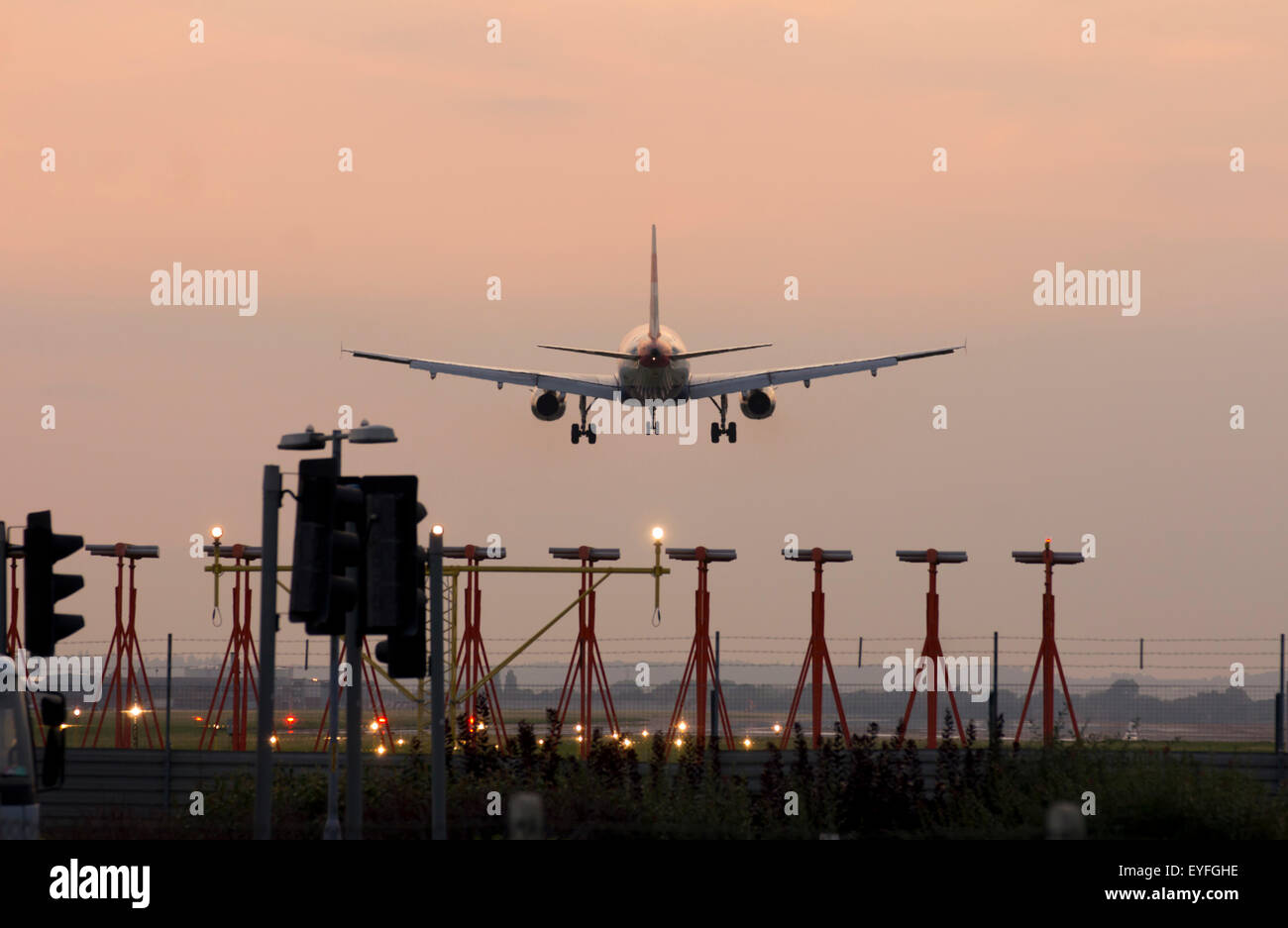 Rear airplane landing heathrow hi-res stock photography and images - Alamy