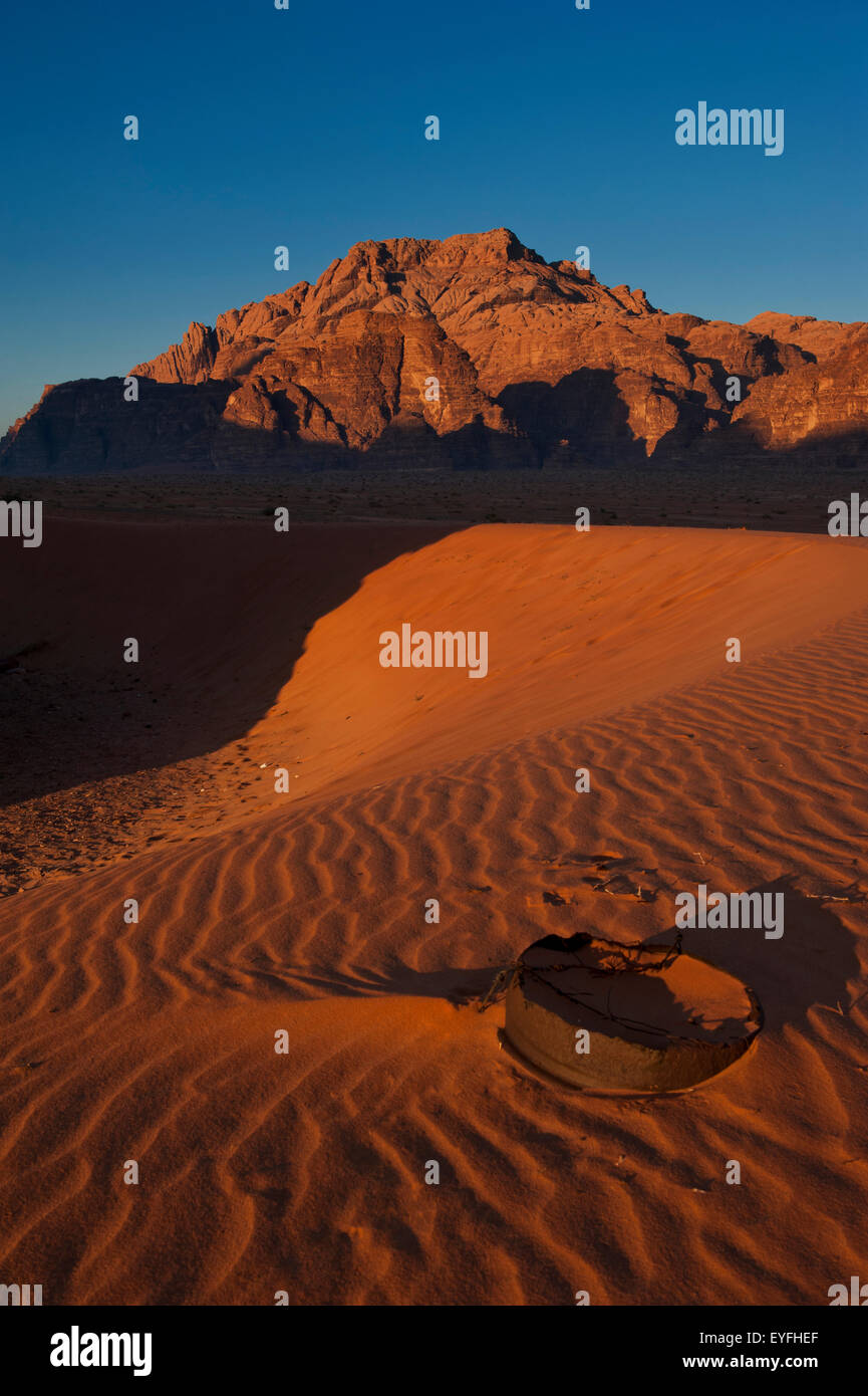 Monolithic rockscapes hi-res stock photography and images - Alamy