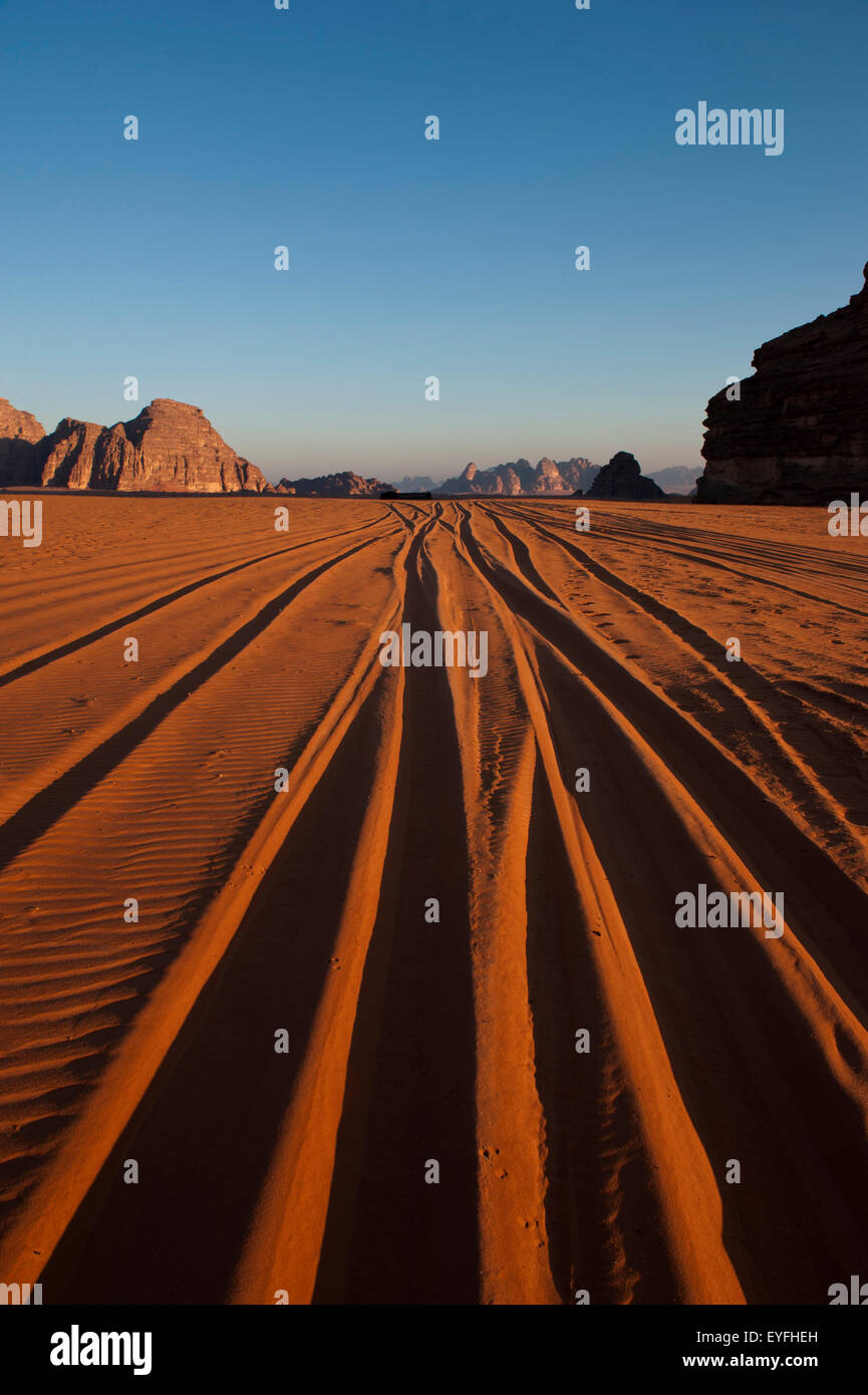 Monolithic rockscapes hi-res stock photography and images - Alamy