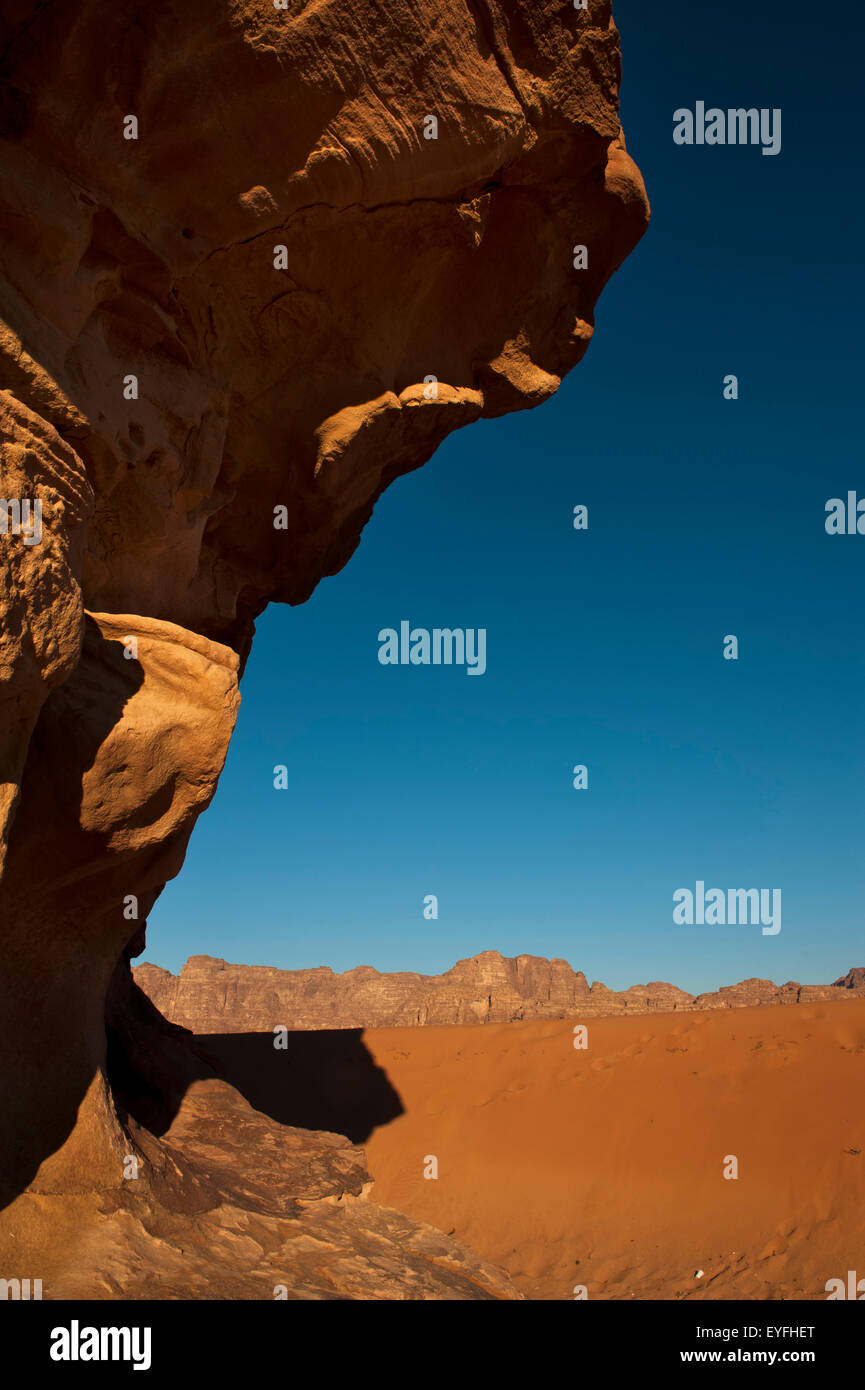 Monolithic rockscapes hi-res stock photography and images - Alamy