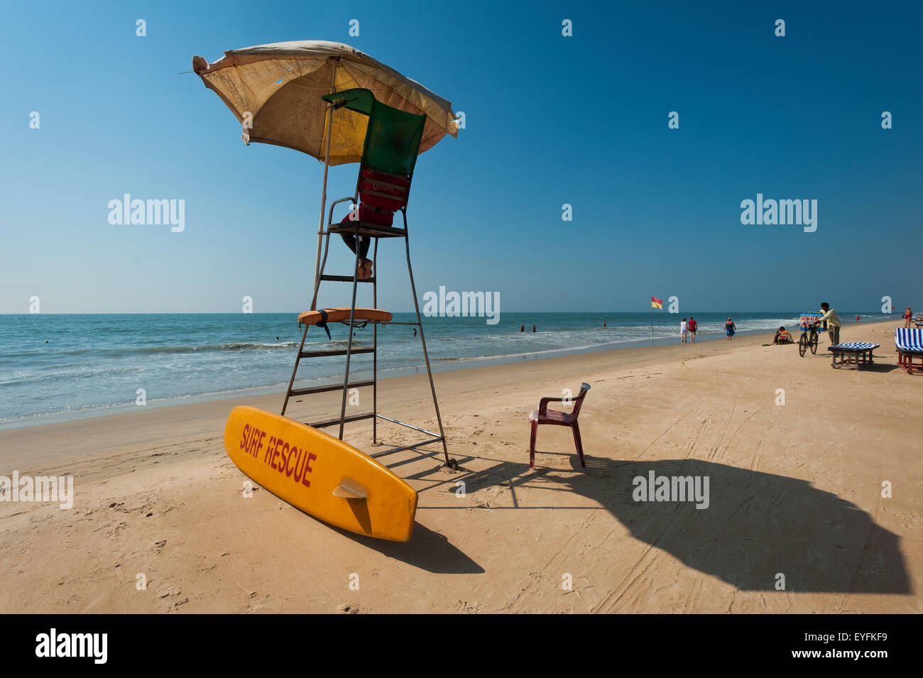Beach with lifeguard tower hi-res stock photography and images - Alamy