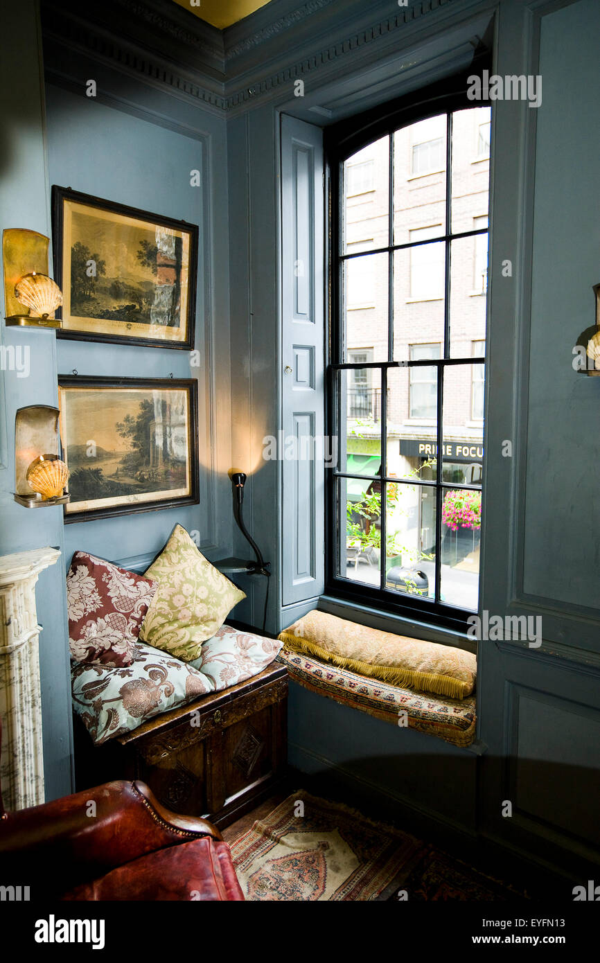 Interior of Blacks private members club, Dean Street, Soho; London ...