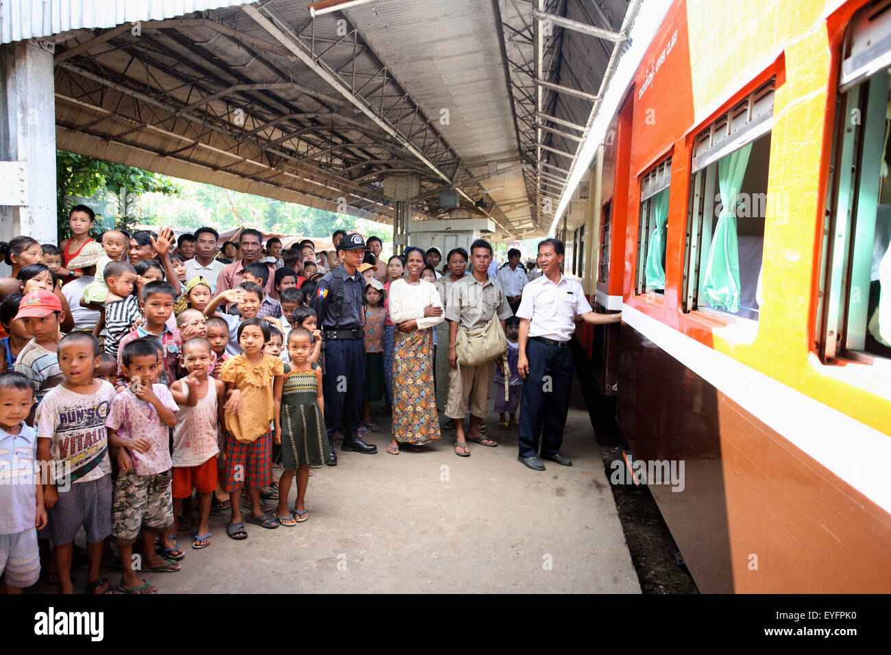 Burma/ Myanmar, Kids on Naba railroad station; Naba Stock Photo - Alamy