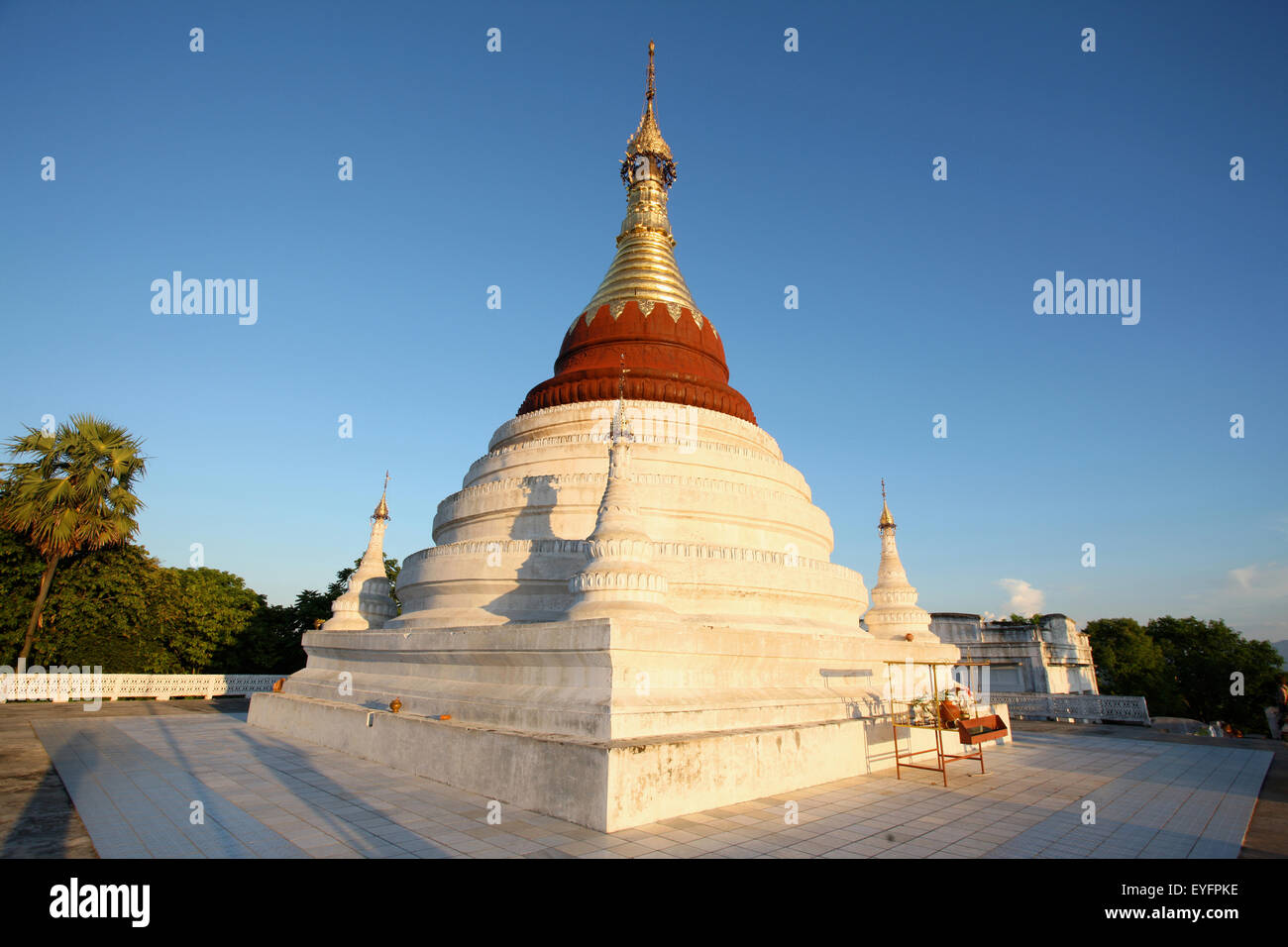 Burma/Myanmar, Buddhist stupa; Tigyaung Stock Photo - Alamy